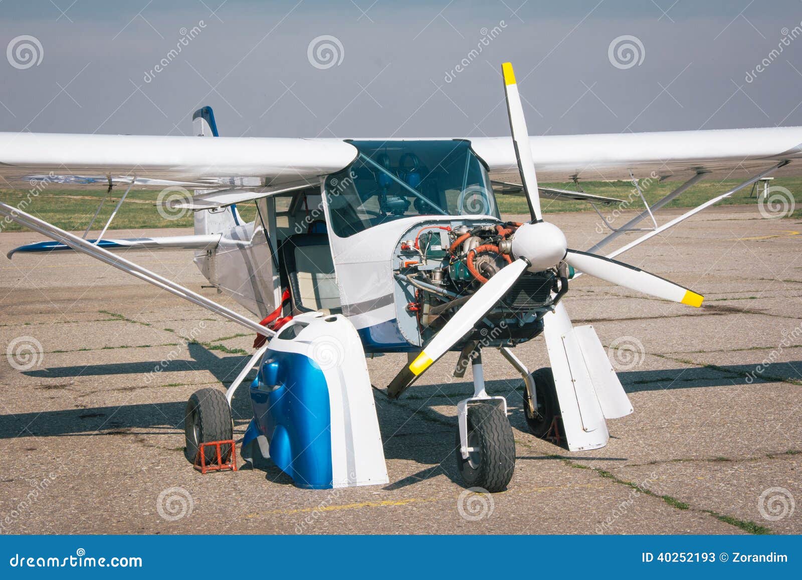 Small airplane engine stock image. Image of blue, engine - 40252193