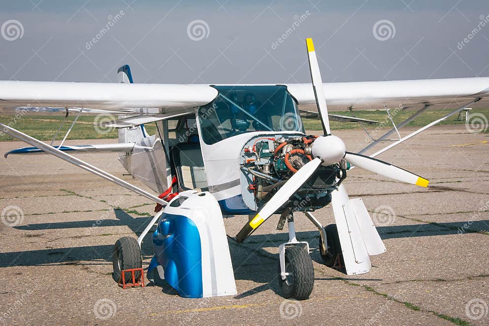 Small airplane engine stock image. Image of blue, engine - 40252193