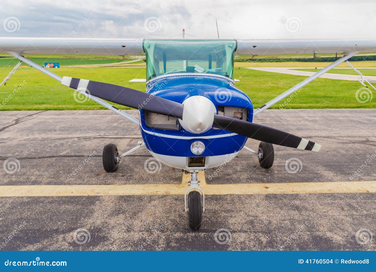 Small Airplane Front Nose View Stock Photo - Image of heliport, prop ...