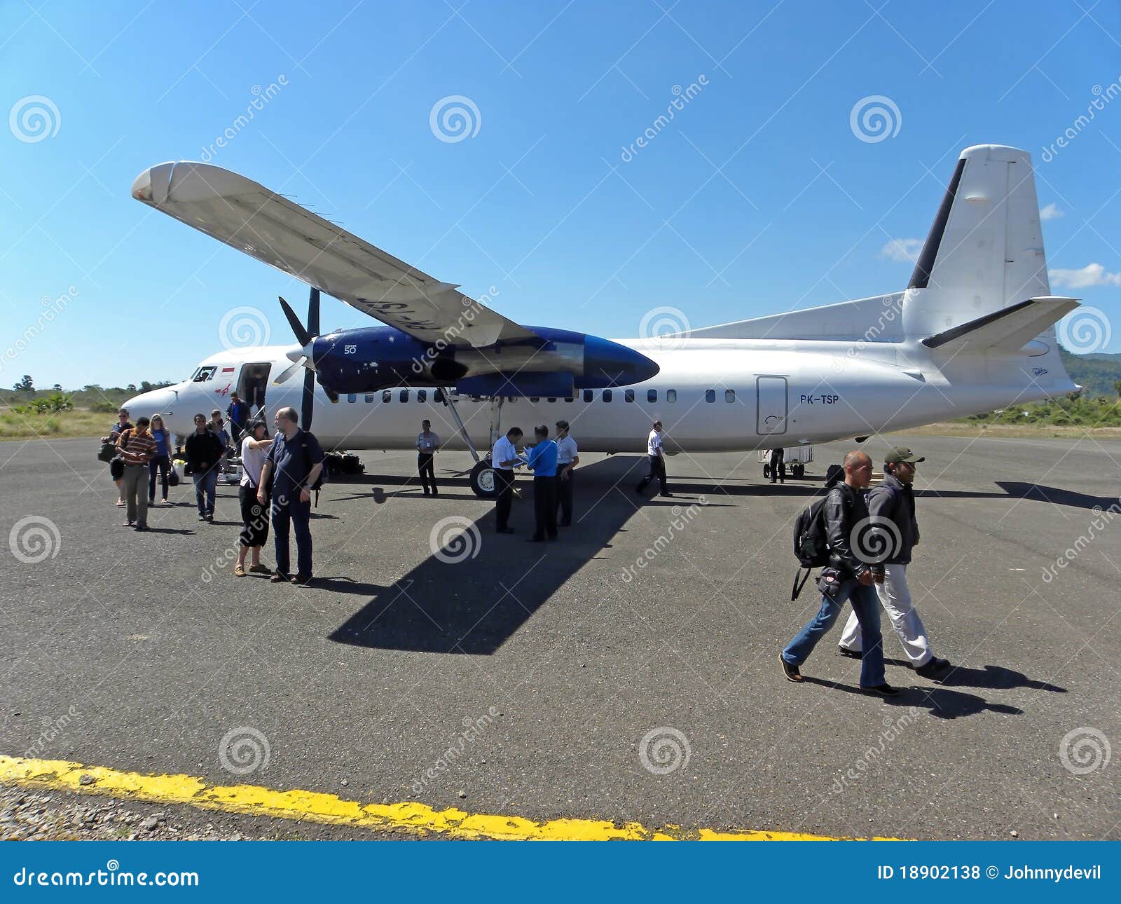 Small Airplane Landed editorial stock photo. Image of airline - 18902138