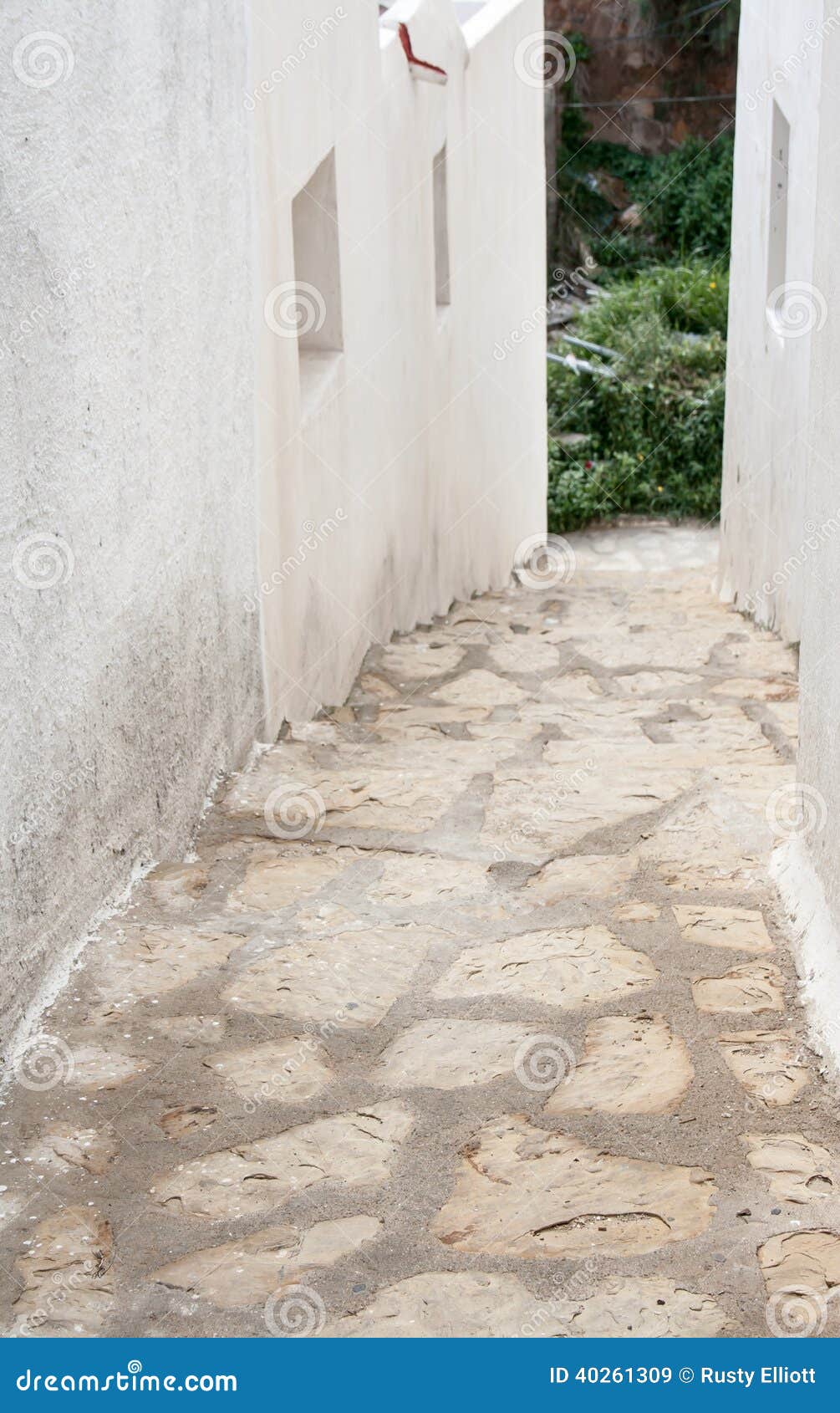 Small alleyway stock image. Image of spain, architecture - 40261309