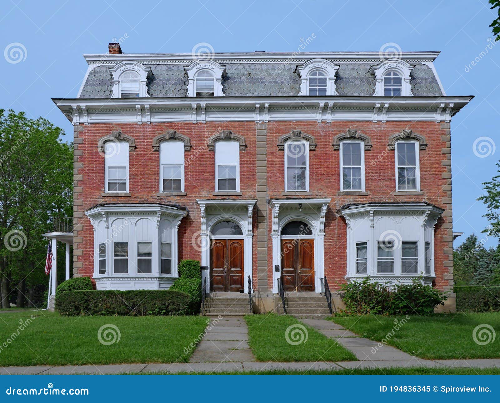 Small apartment building stock image. Image of fashioned - 194836345