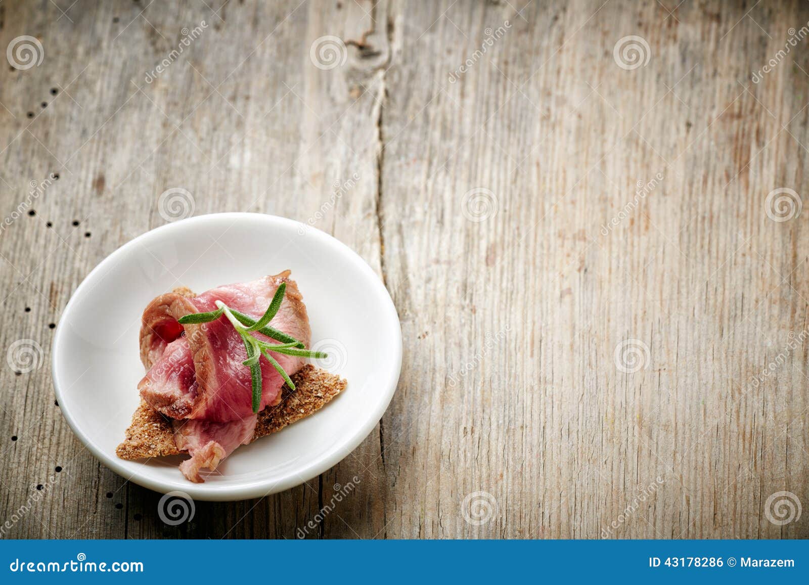 Small Appetizer with Roast Beef Stock Photo - Image of table, luxury ...