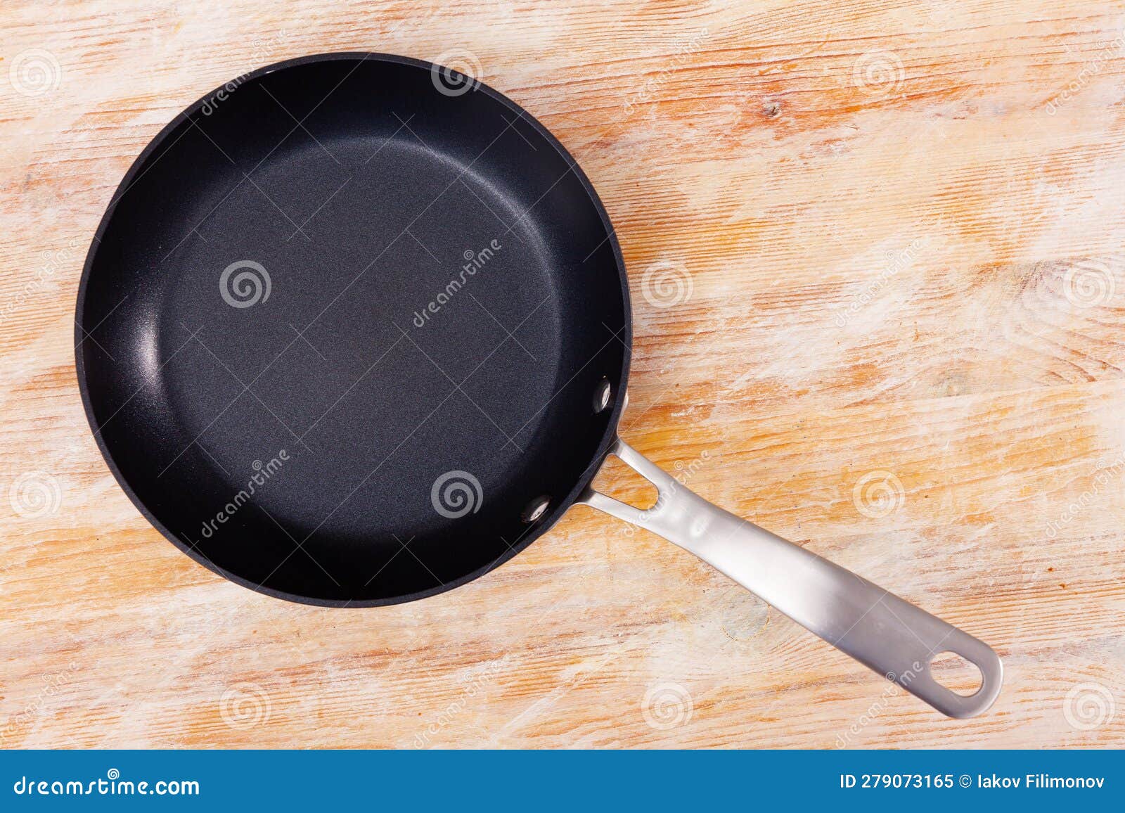 Small Black Enameled Frying Pan with Long Handle Stock Image - Image of ...
