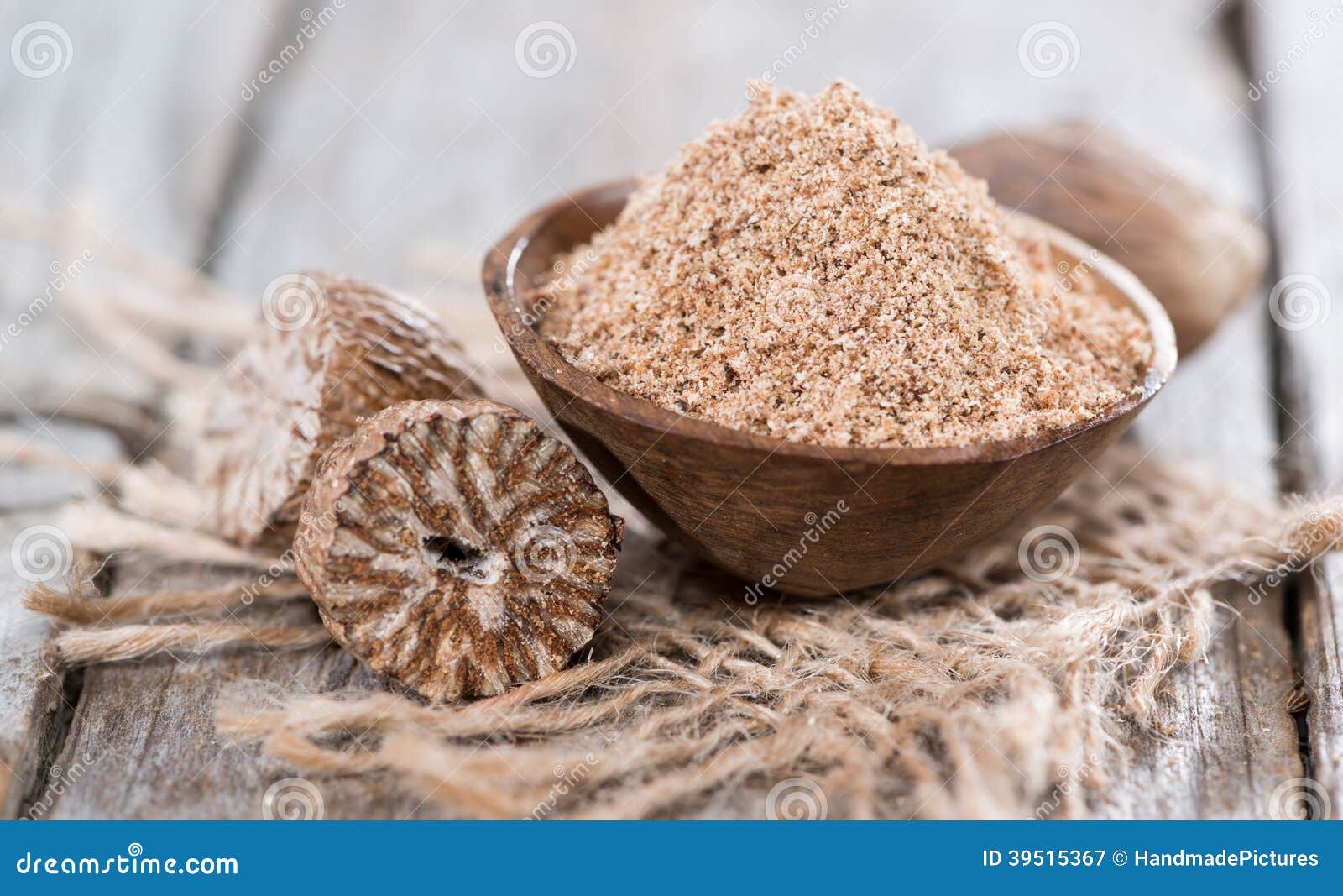Small Bowl with Nutmeg Powder Stock Image - Image of mace, fruit: 39515367
