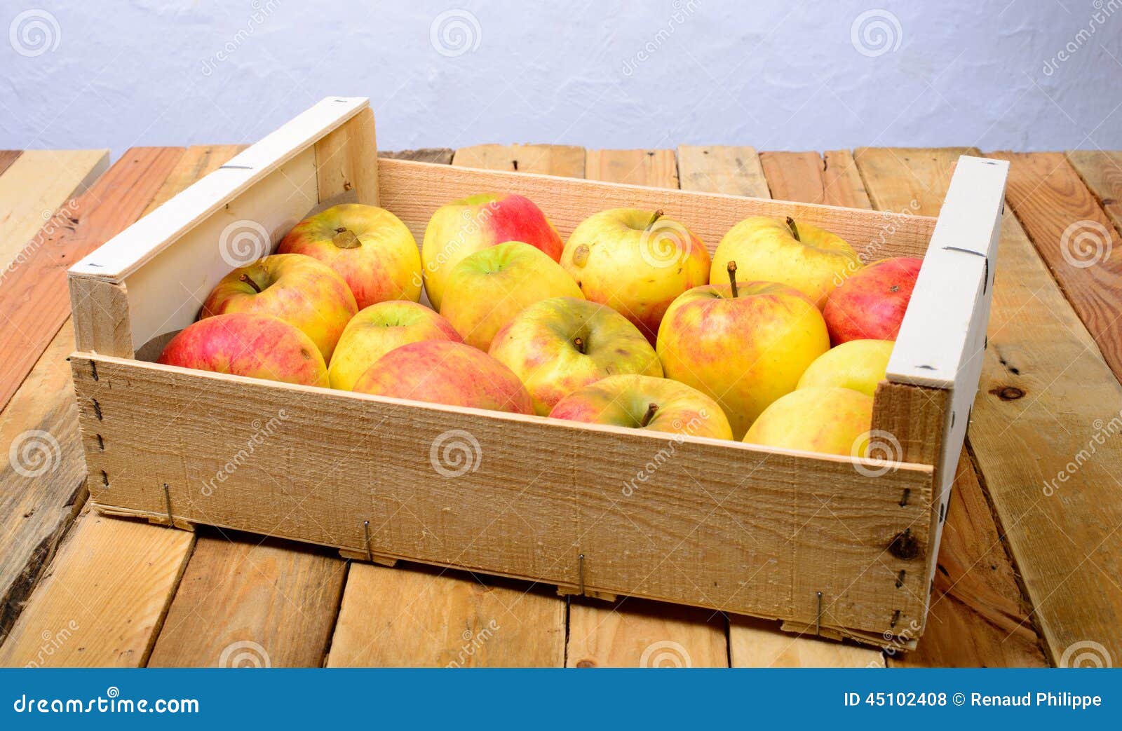 Small box of apples stock photo. Image of farm, background - 45102408