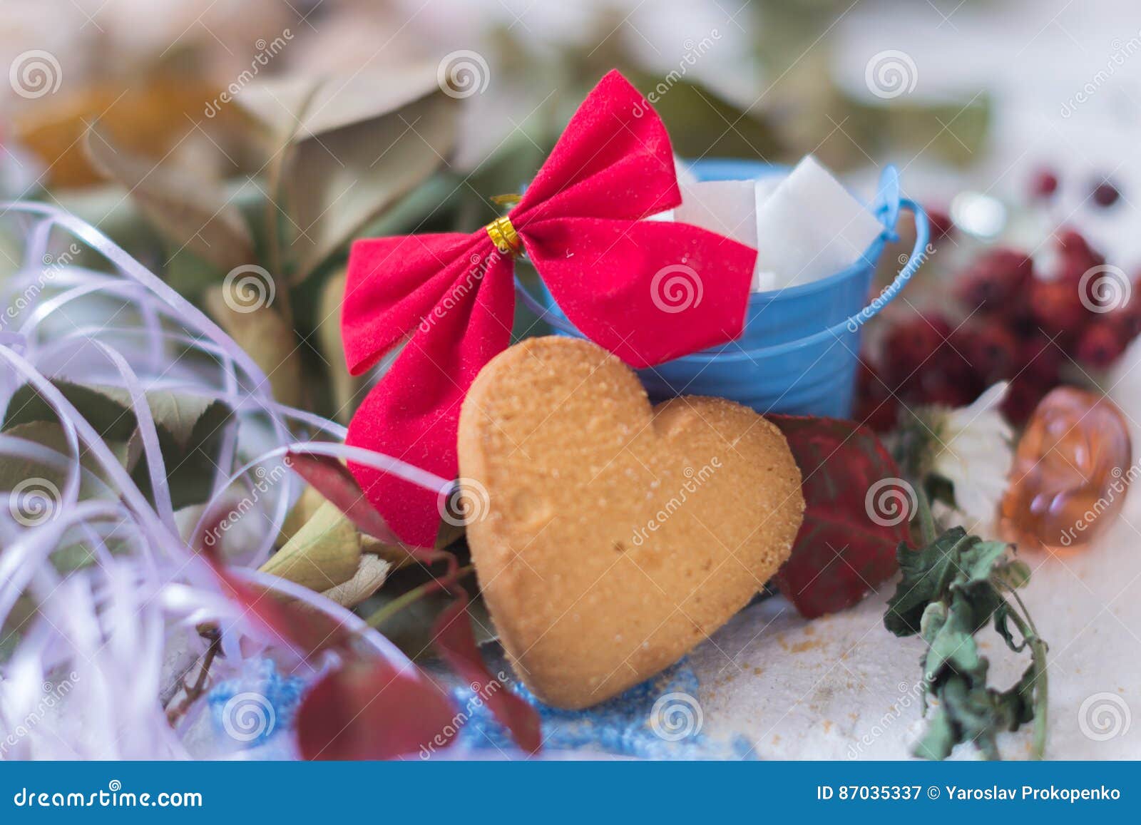 Small bucket with sugar stock image. Image of dessert - 87035337