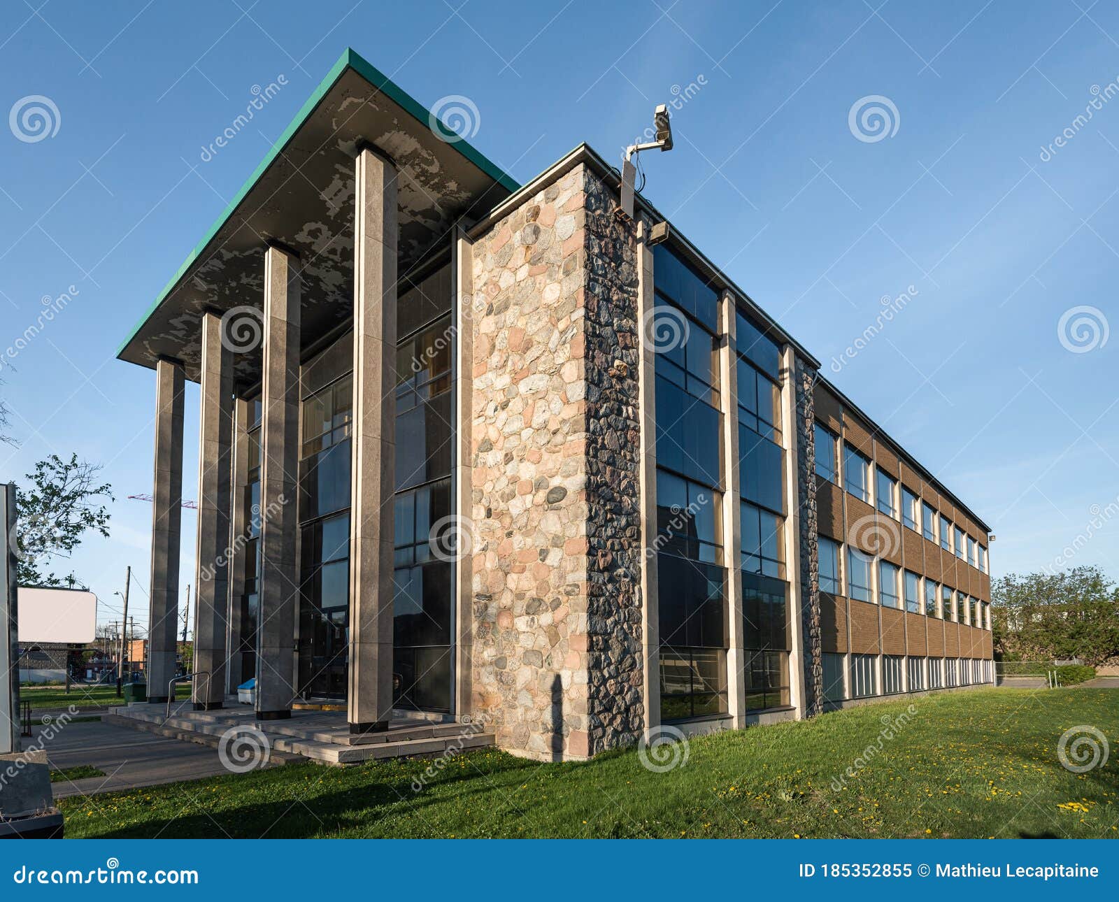 Small Business Building Exterior Stock Image - Image of clear ...