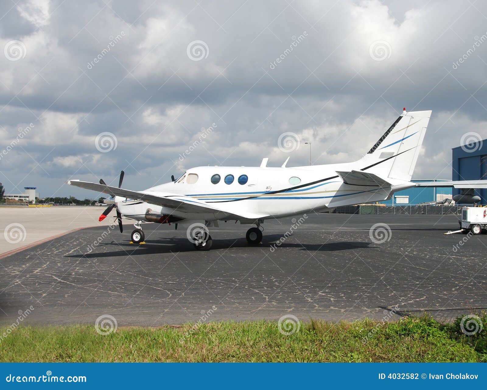 Small business jet stock photo. Image of aviation, side - 4032582
