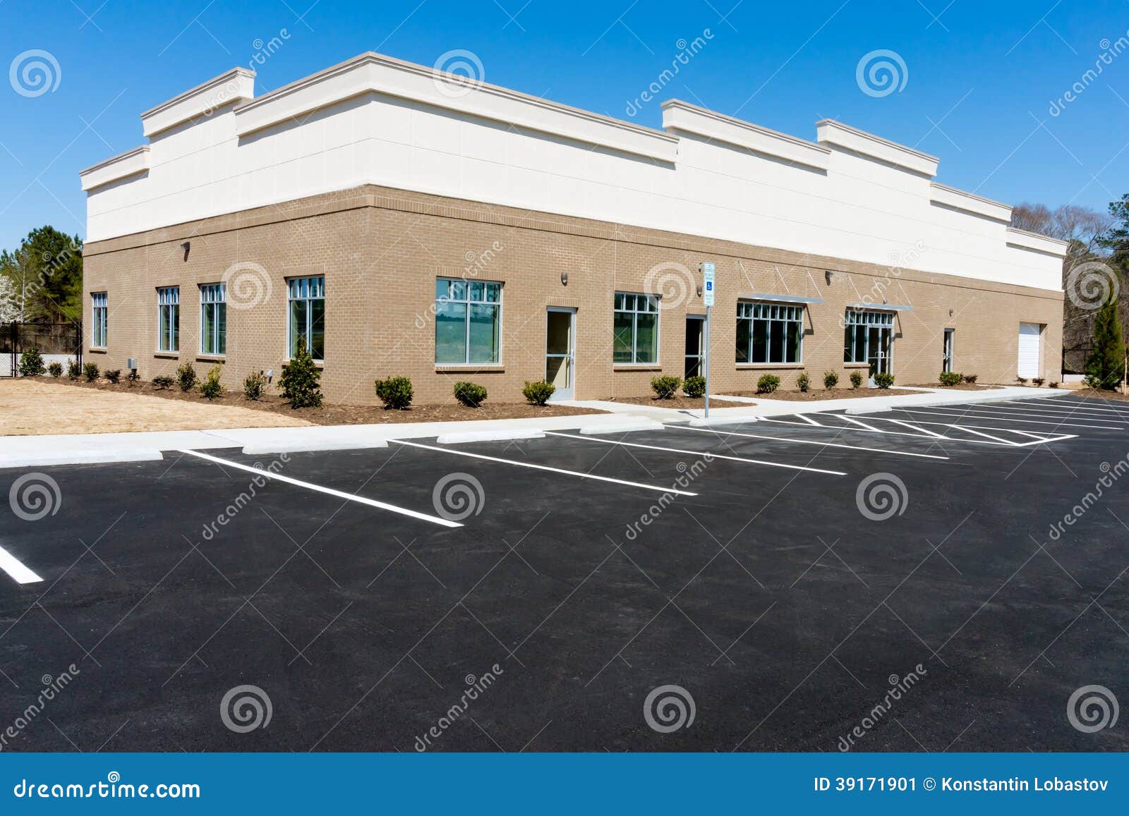 Small bussiness property stock image. Image of building - 39171901