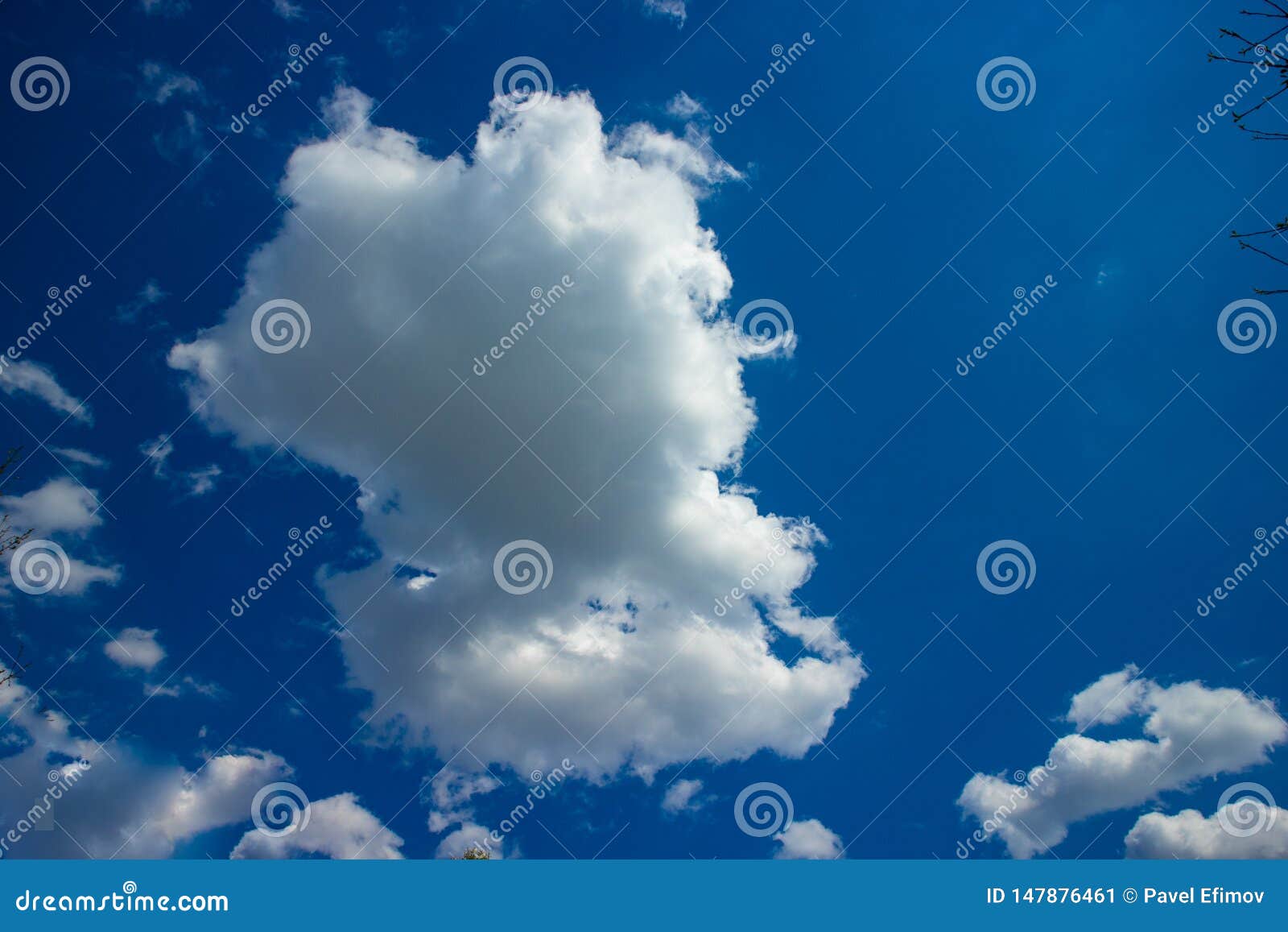 Small cloud in the sky stock image. Image of recreation - 147876461