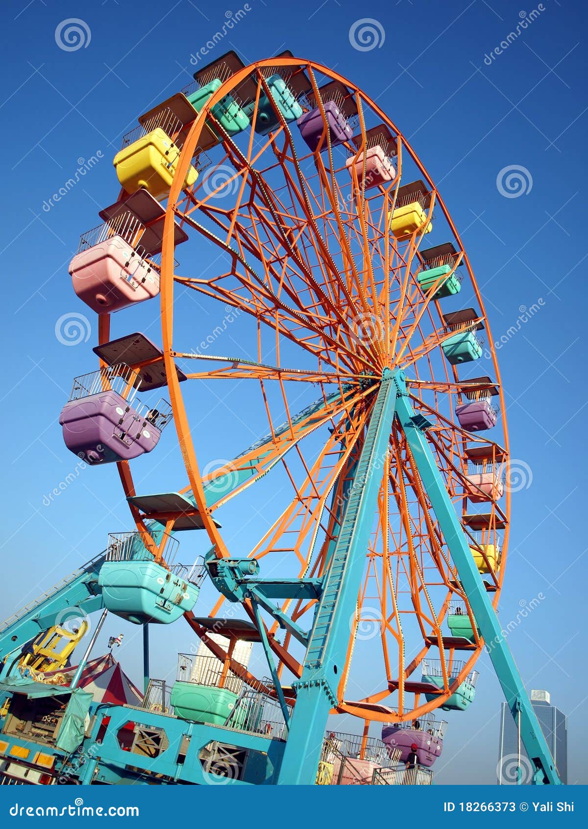 Small Colorful Ferris Wheel Stock Image - Image of blue, girders: 18266373