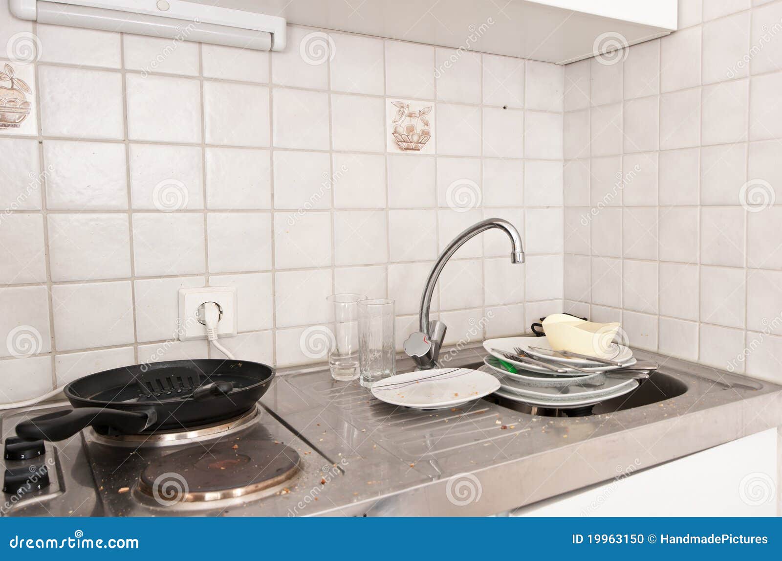 Small dirty kitchen stock photo. Image of dirt, sink - 19963150