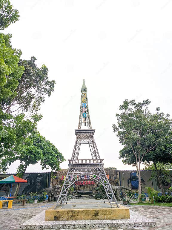 Small Eiffel Tower in Indonesia Editorial Stock Image - Image of tower, indonesia: 265217154