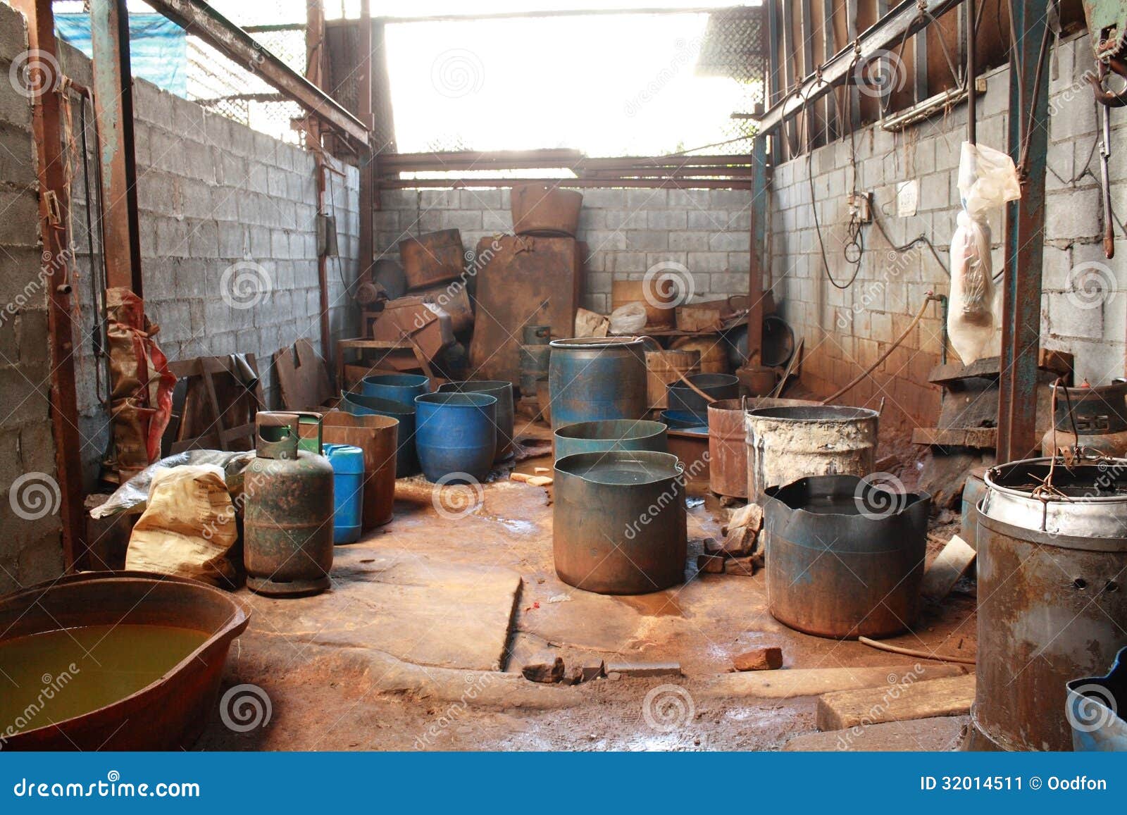 Small Factory Stock Image - Image: 32014511