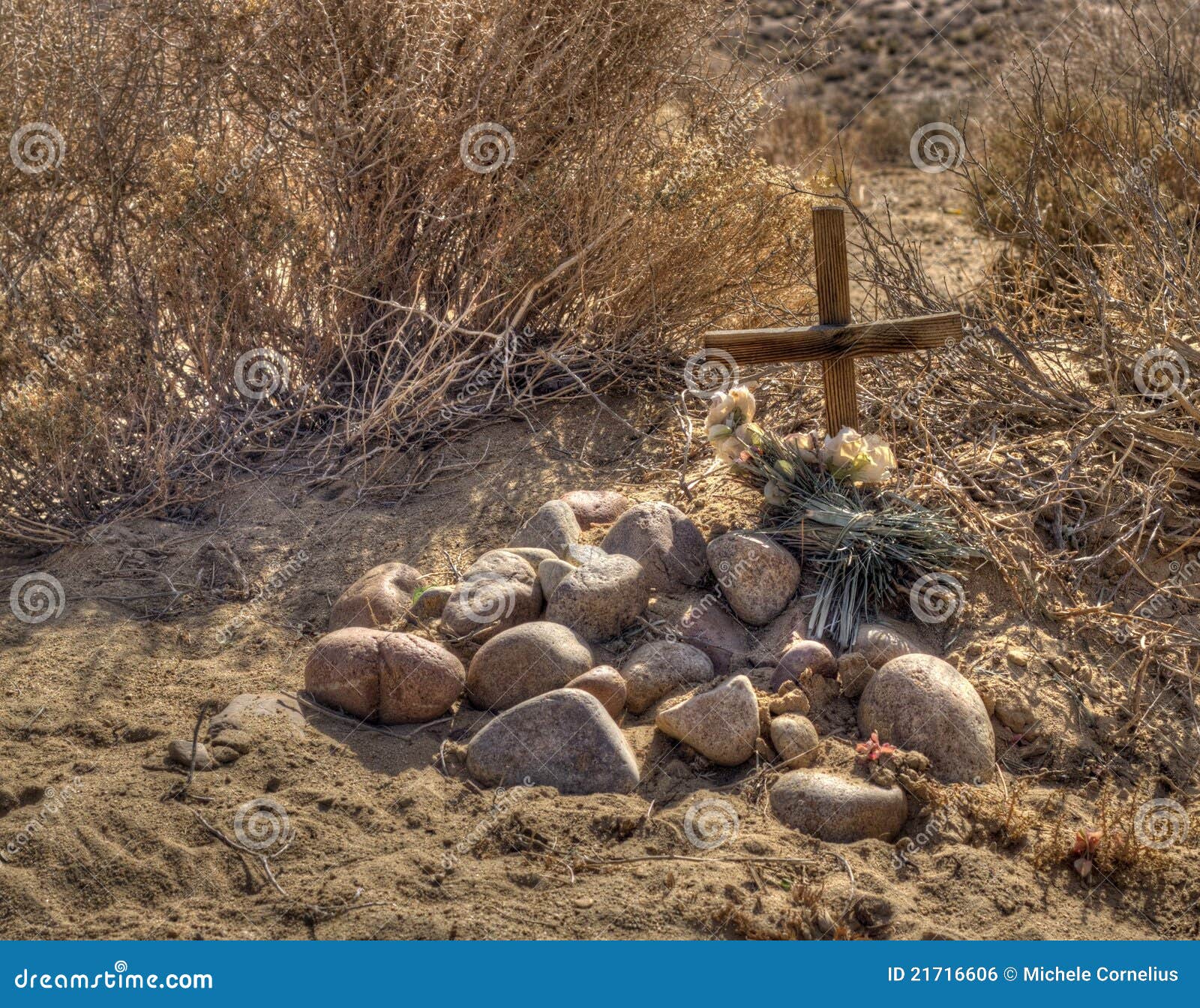 Small grave in the desert stock photo. Image of rocks - 21716606