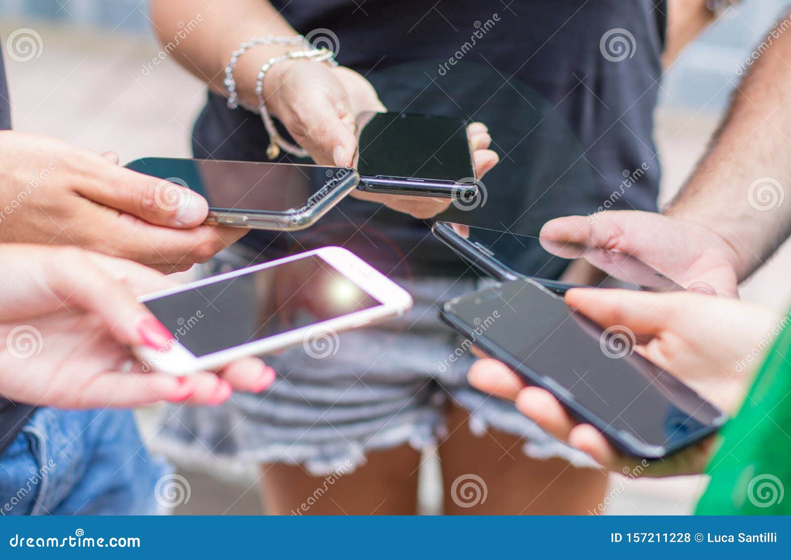 1,000 Cellphones People Using Stock Photos - Free & Royalty-Free Stock ...