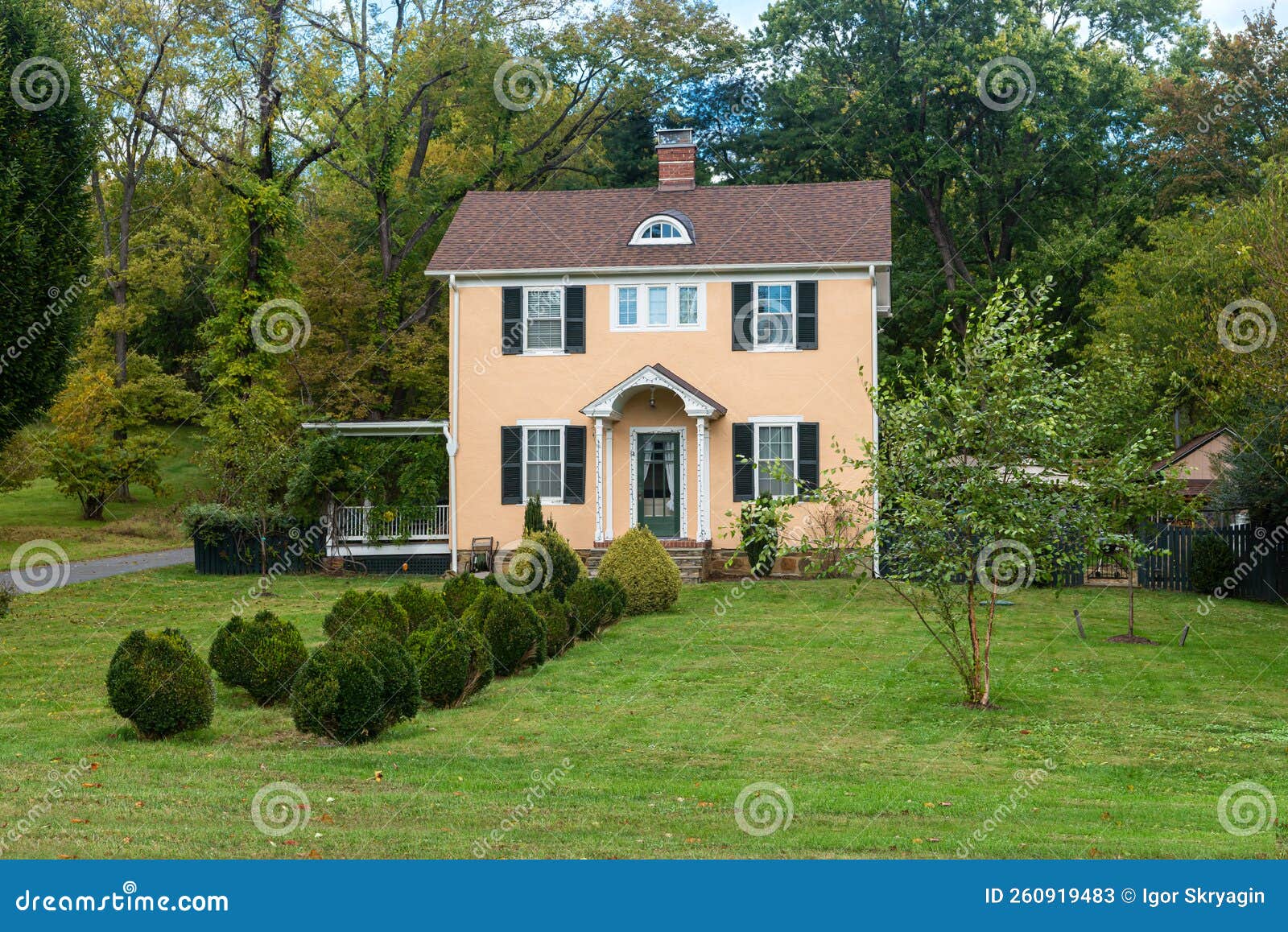 Small House with a Beautiful Lawn and Bushes Editorial Stock Photo ...