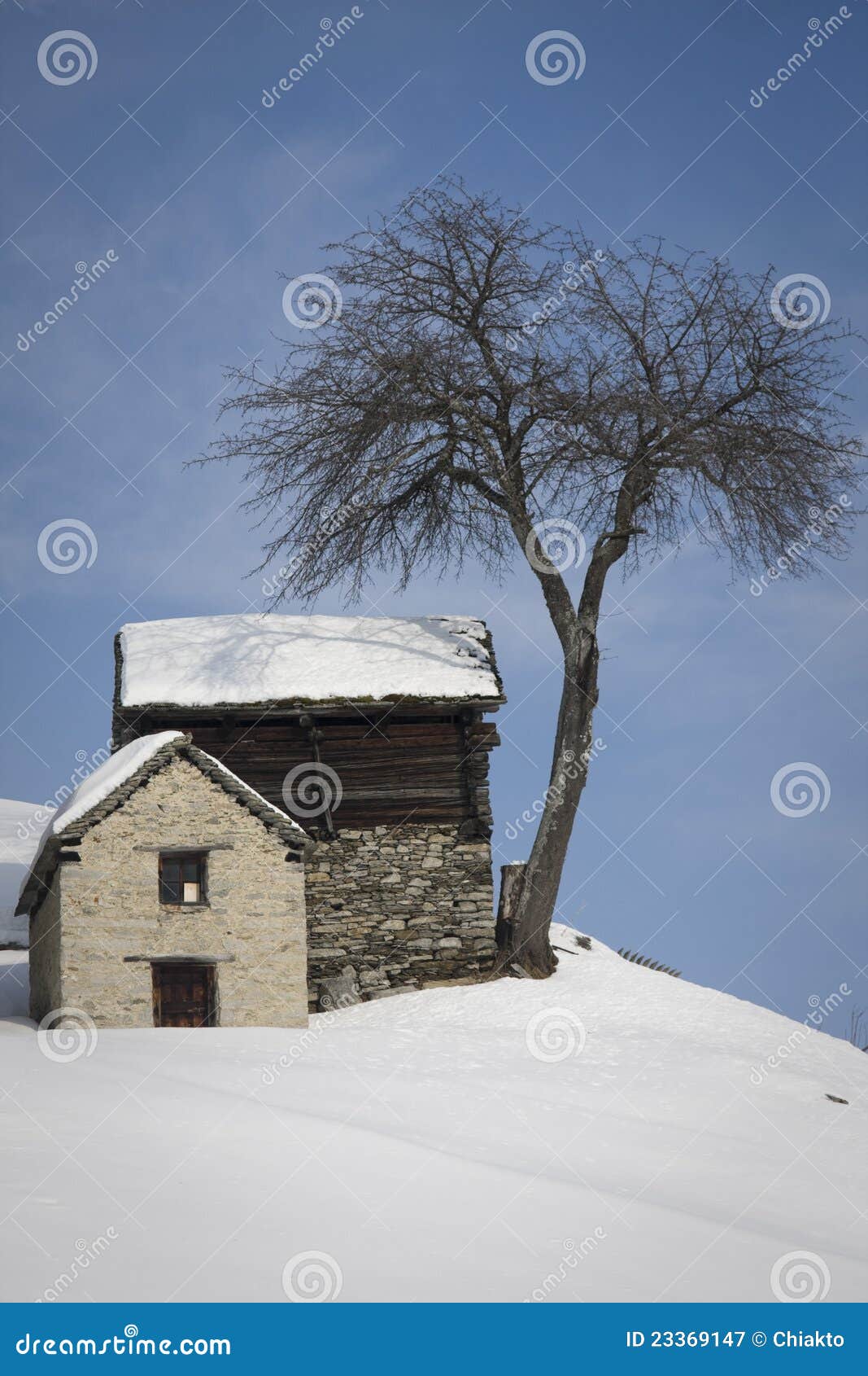 Small House and Tree on the Alps Stock Image - Image of roof, piemonte ...