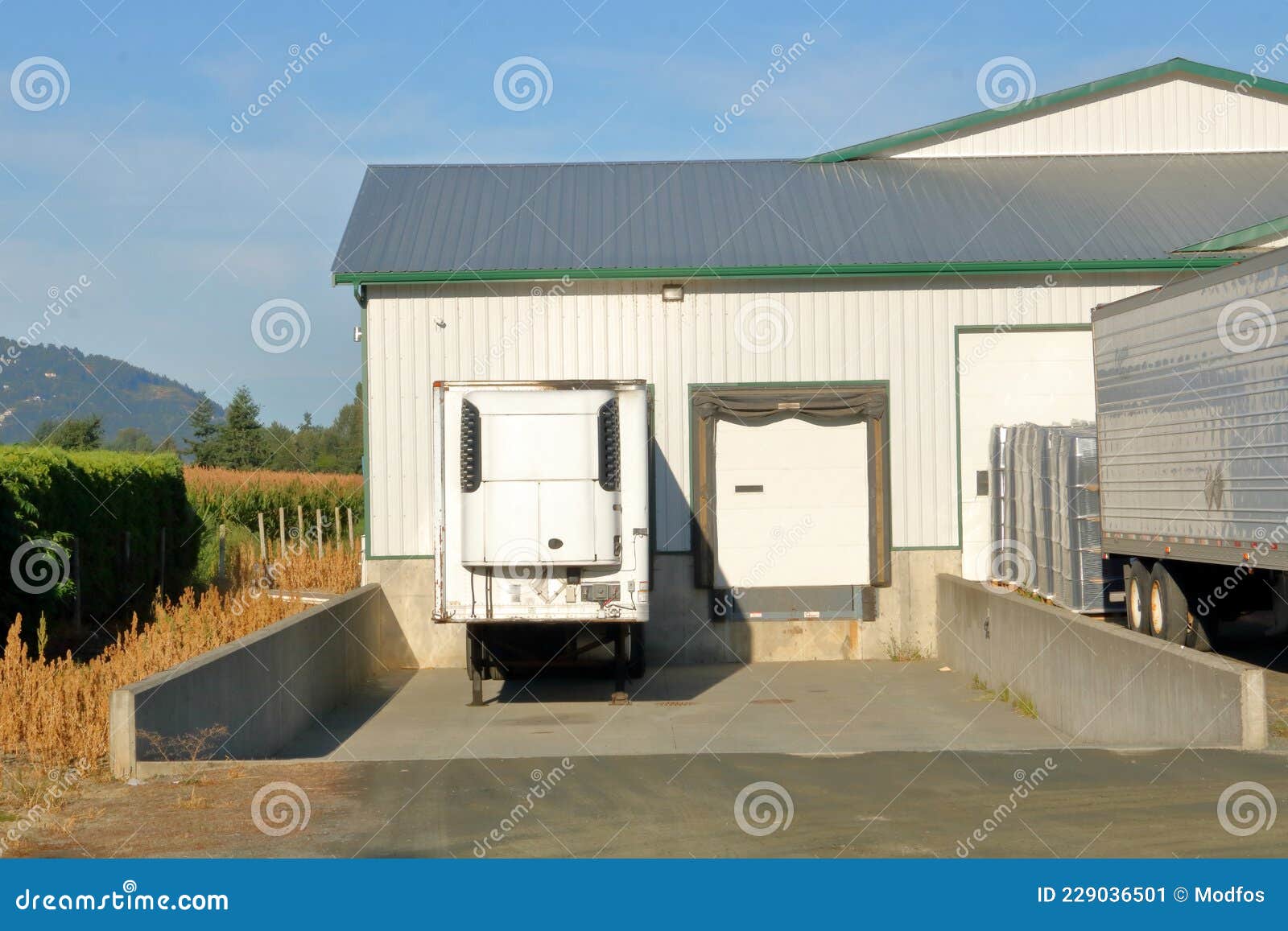 Small Land Loading Dock or Bay Stock Image - Image of semi, facility ...