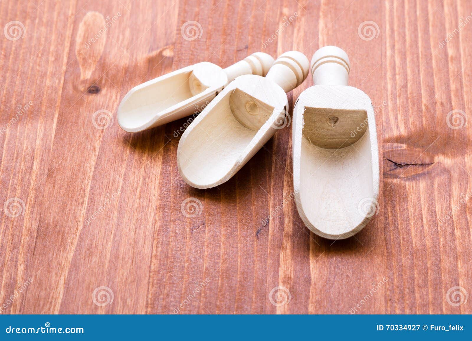 Small and Large Wooden Spice Scoops Stock Image - Image of cutlery ...