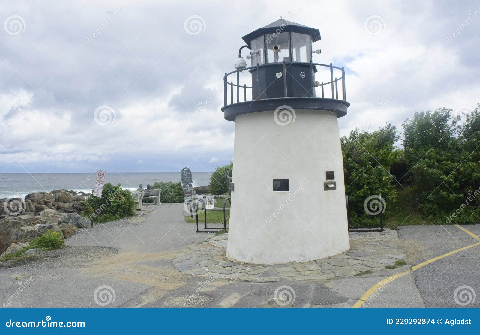 Small Lighthouse in Ogunquit, ME Stock Photo - Image of ocean, small ...