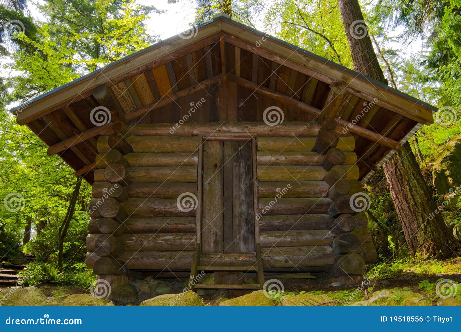 Small Lodge House in a Forest Stock Photo - Image of weekend, travel ...