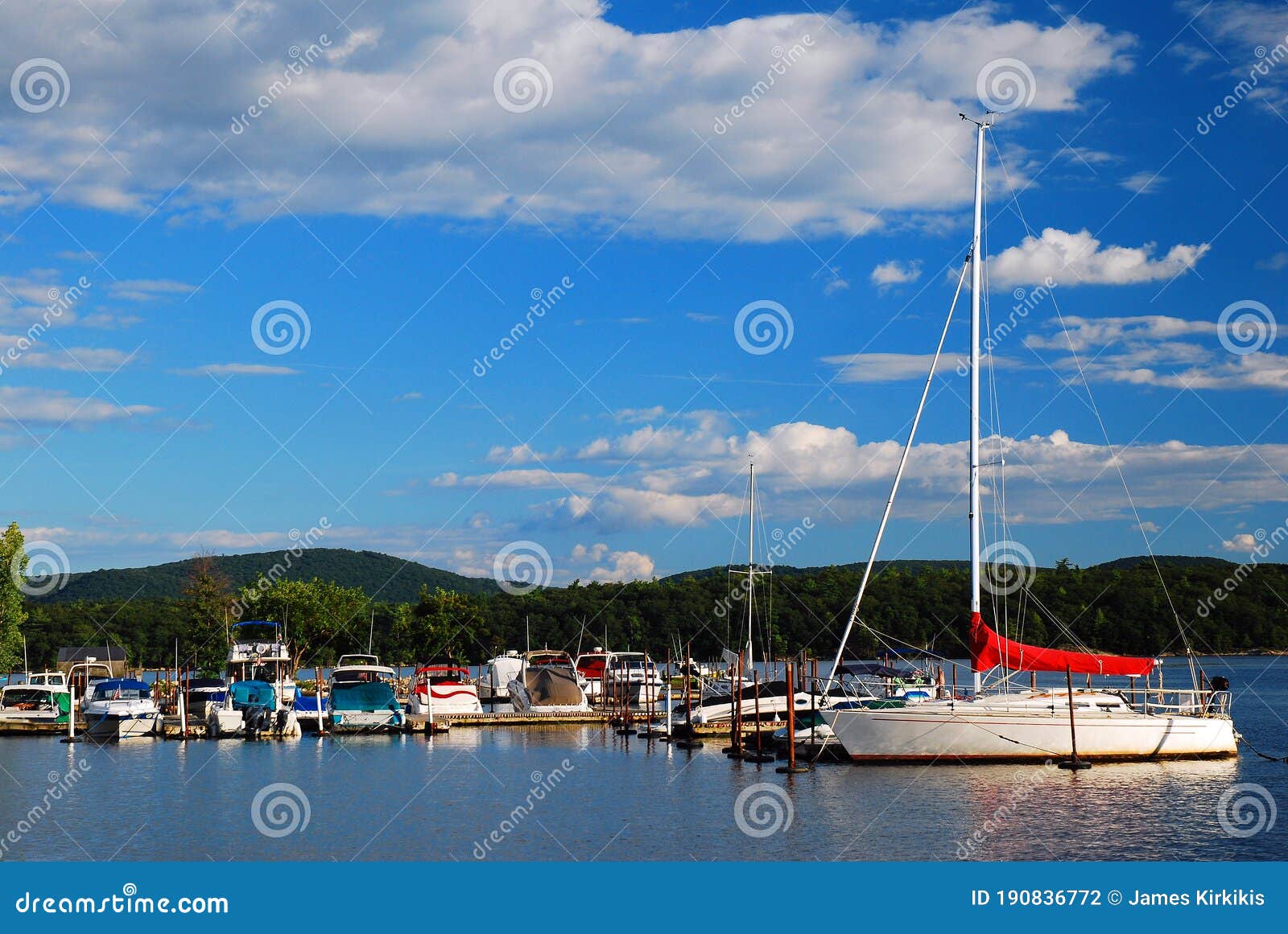 A Small Marina on the Shores of the Hudson River Editorial Photography ...