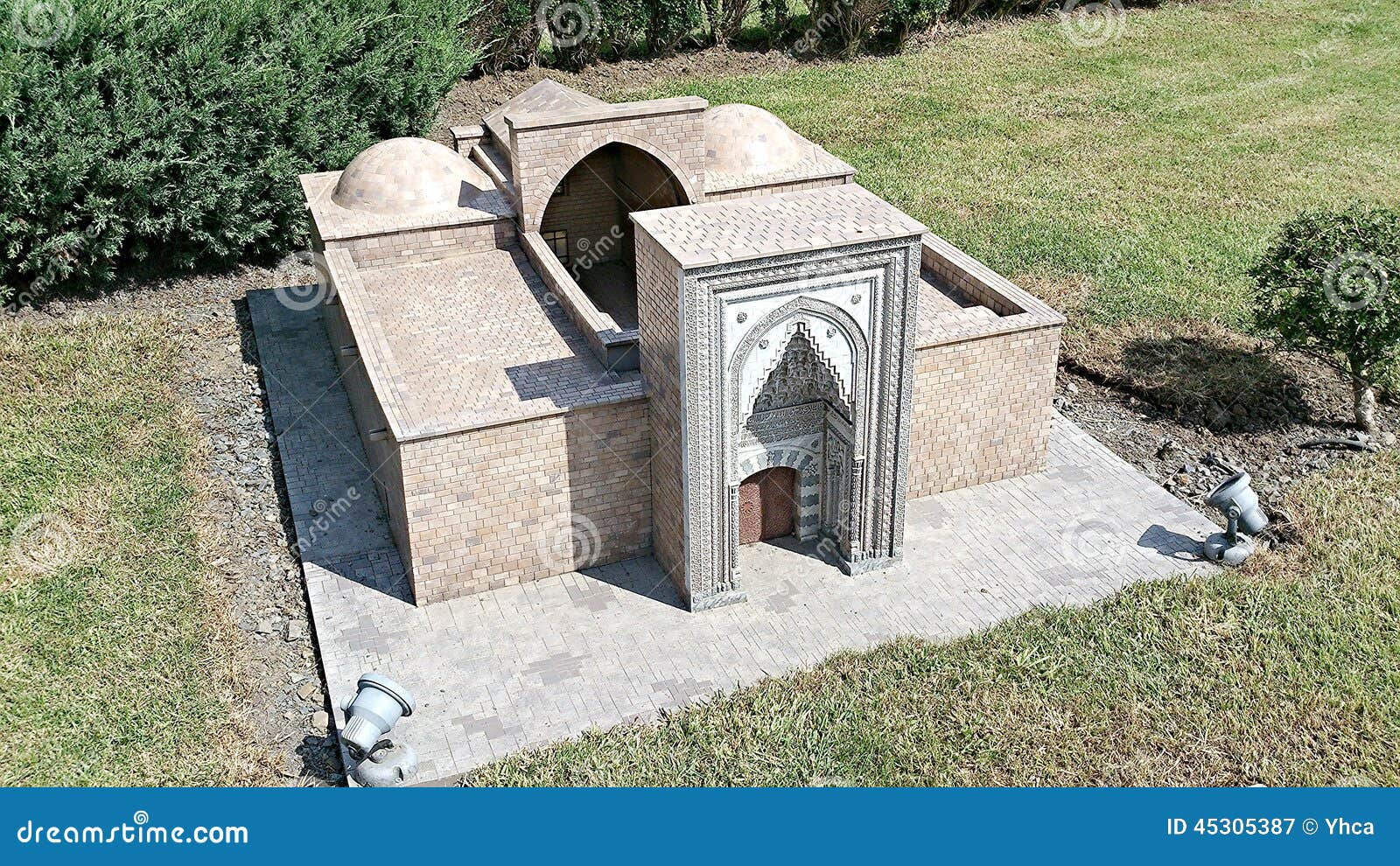 Small mosque in Istanbul stock image. Image of mosque - 45305387