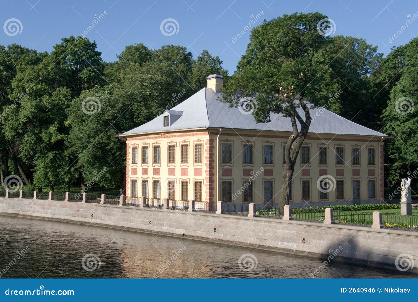 Small palace stock photo. Image of heritage, summer, building - 2640946