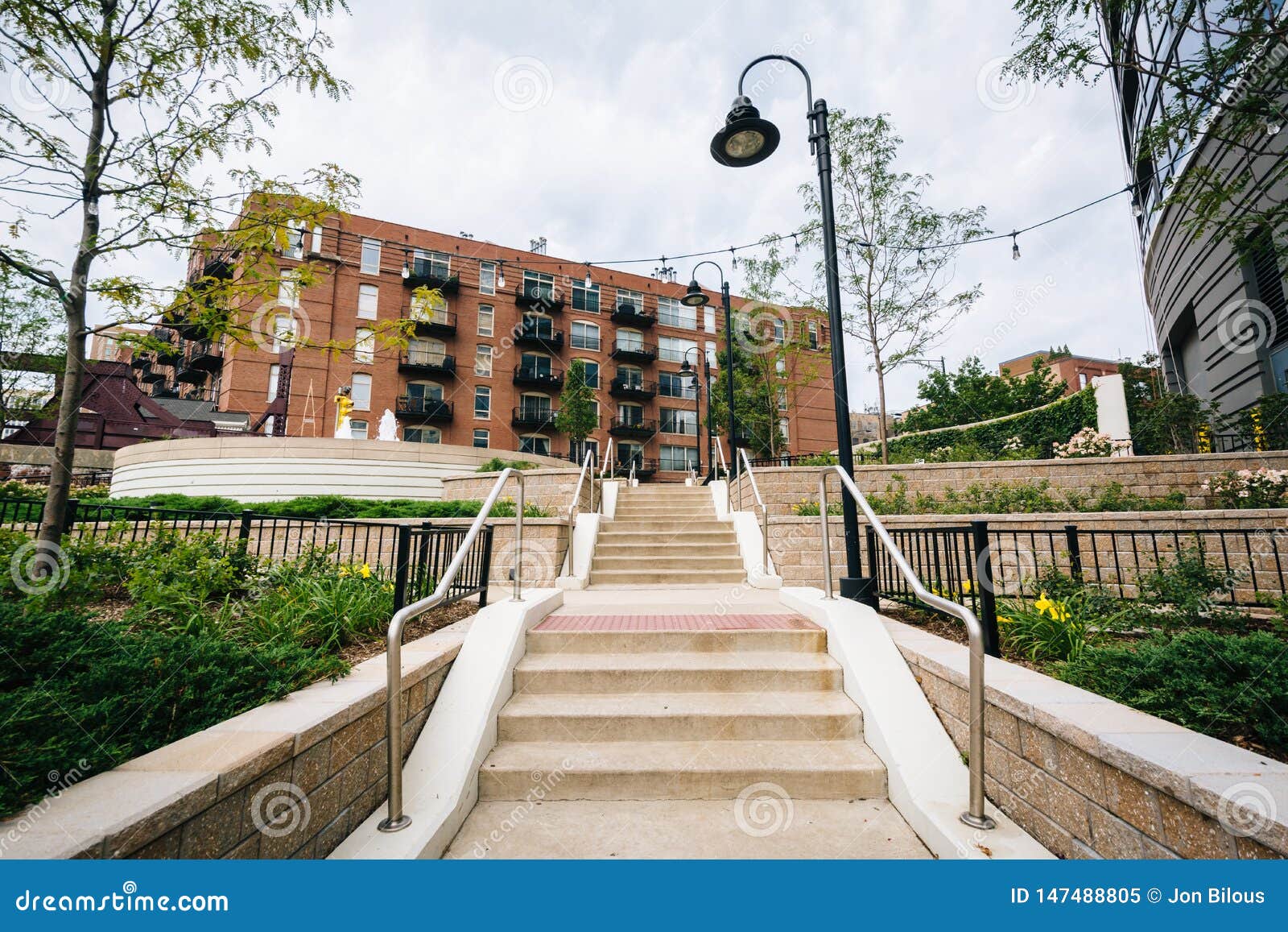 Small Park in Chicago, Illinois Editorial Image - Image of park, view ...