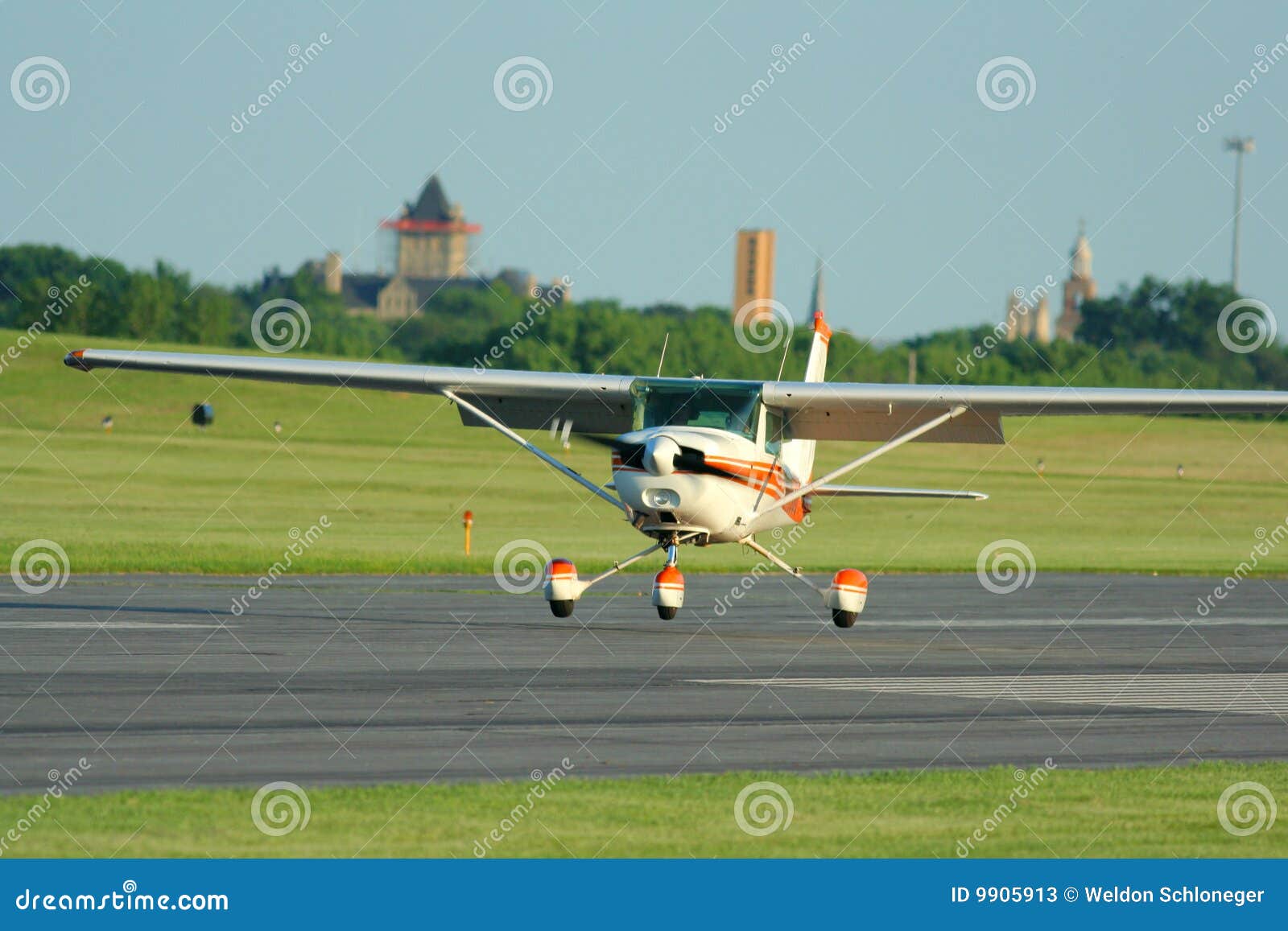 Small plane landing stock image. Image of travel, aerodynamics - 9905913