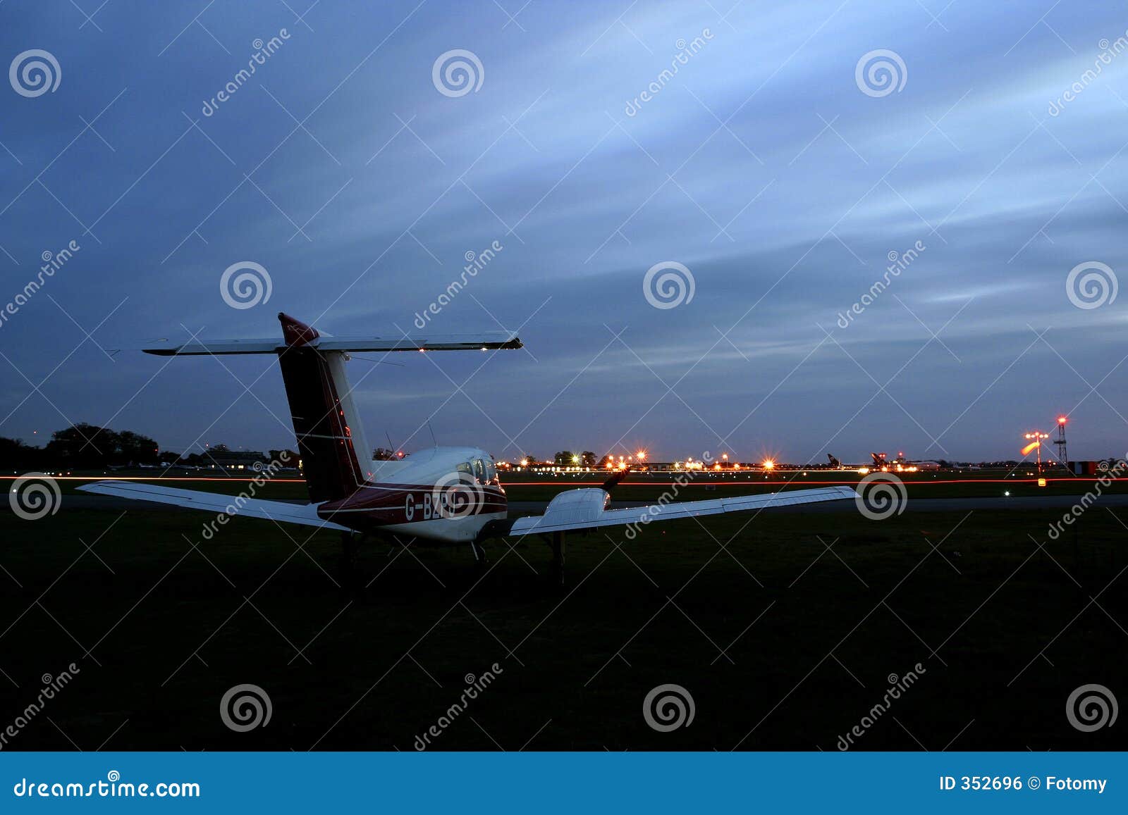 Small Plane Waiting To Take Off Stock Photo - Image of aircraft, long ...