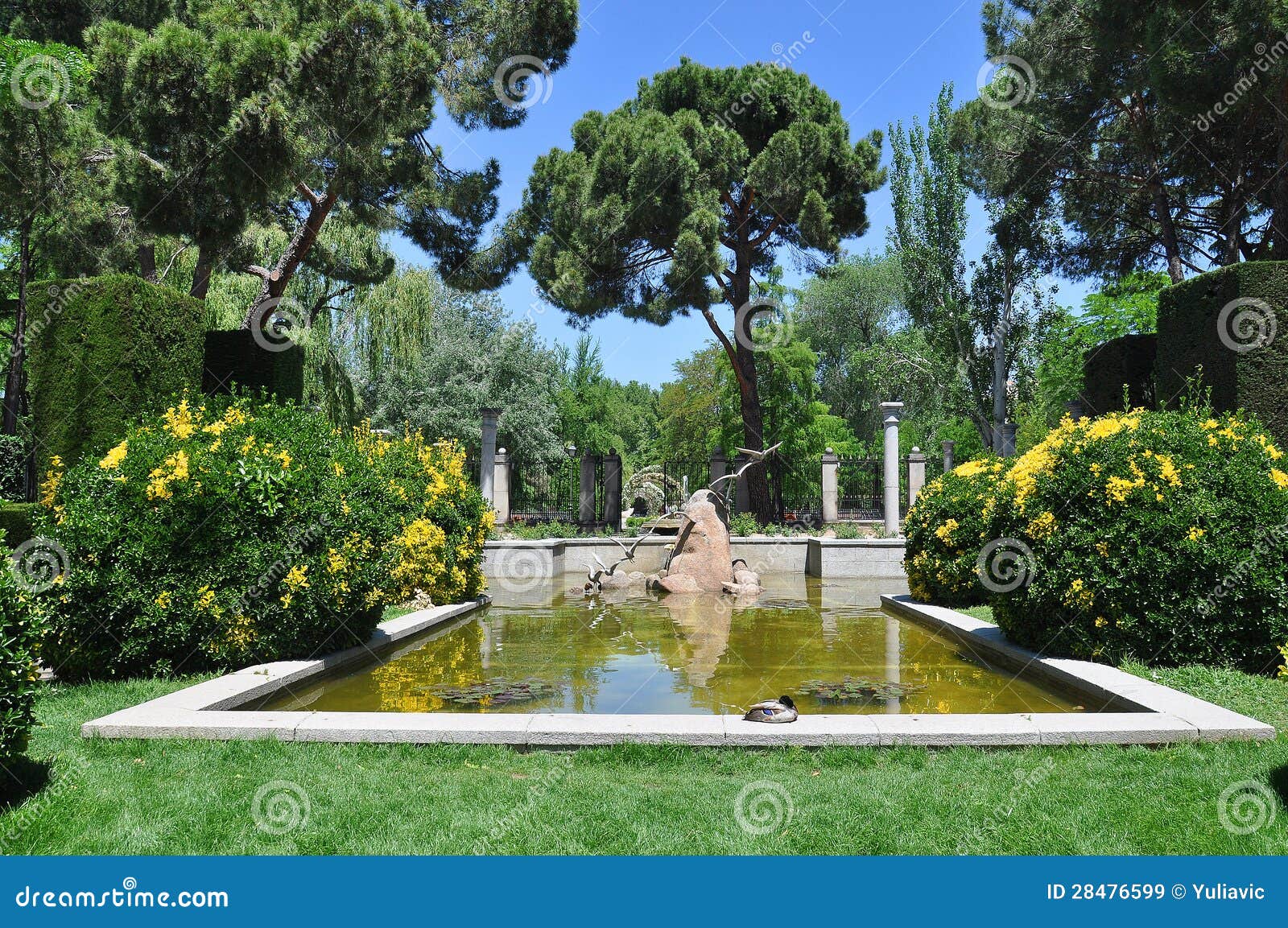 A Small Pond in the Park Retiro Stock Image - Image of colorful, group ...