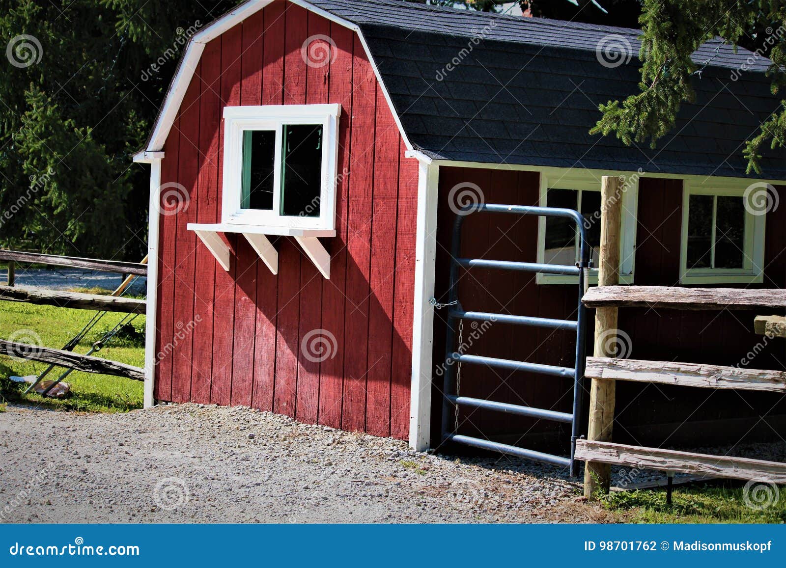 Small Red Barn stock photo. Image of country, vintage - 98701762