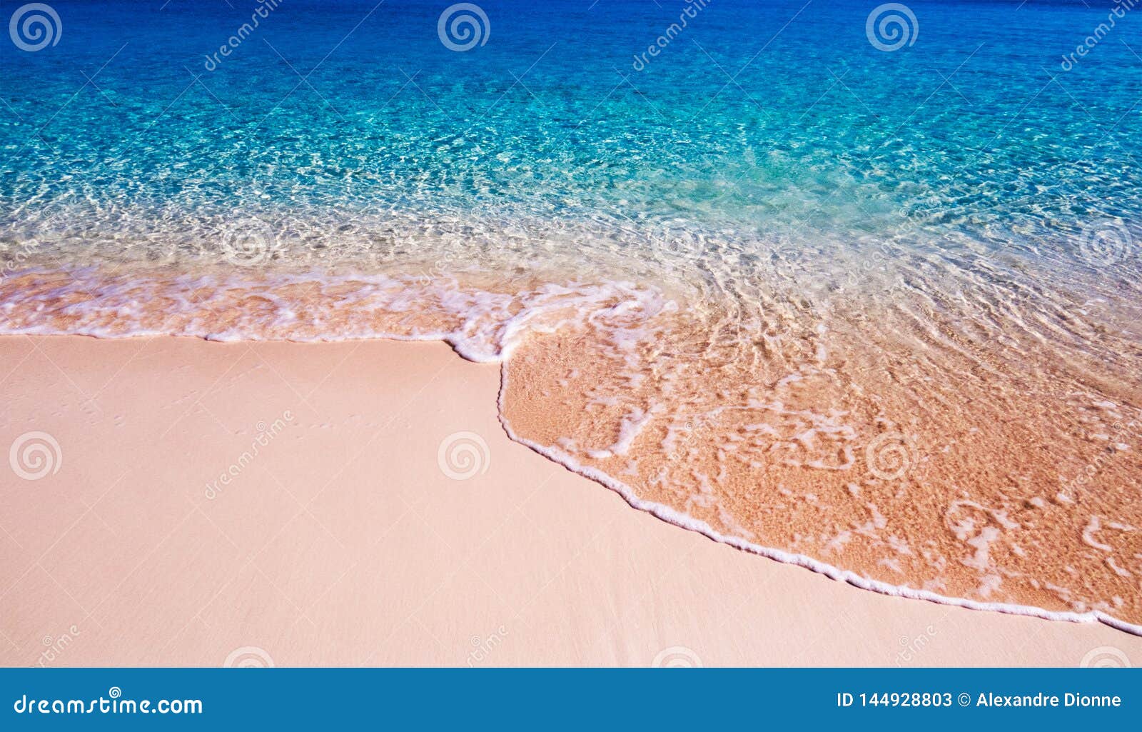 Small Rolling Waves during a Sunny Day at the Beach Stock Image - Image ...