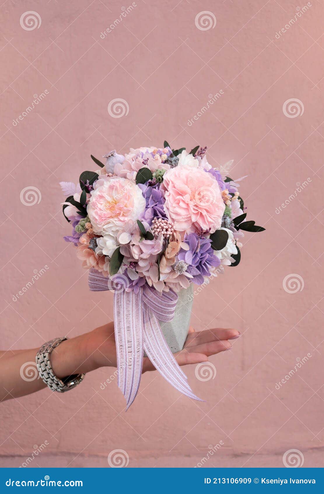 Small Round Flower Box in Hands. Magic Flowers Box. Preserved Flowers ...