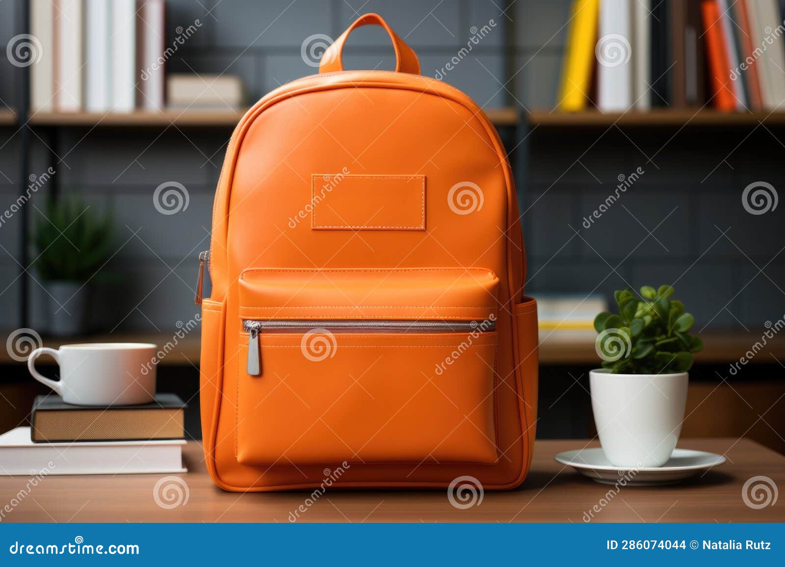 Small School Backpack, Minimalism Stock Illustration - Illustration of ...
