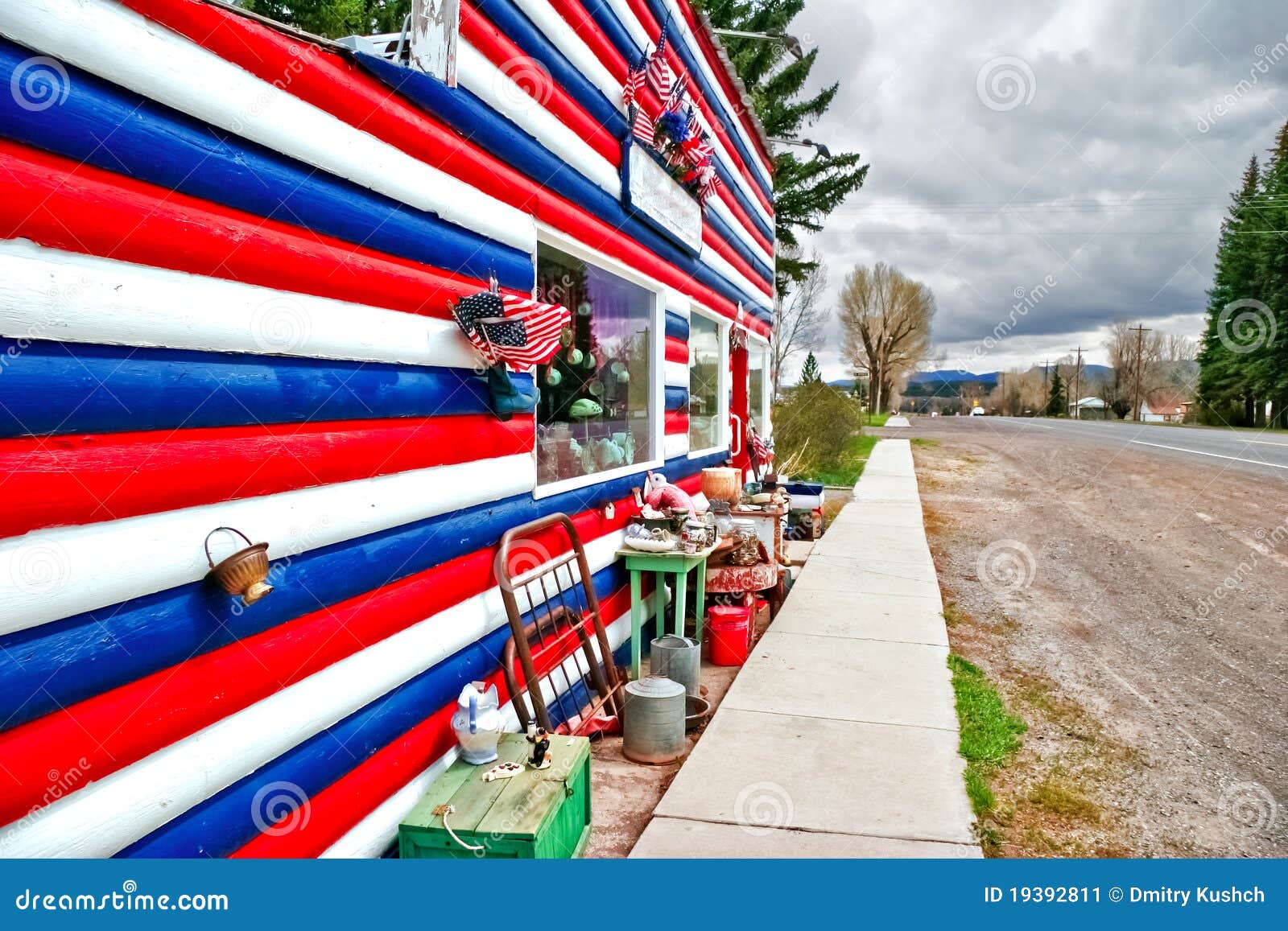 Small shop stock image. Image of happy, america, present - 19392811