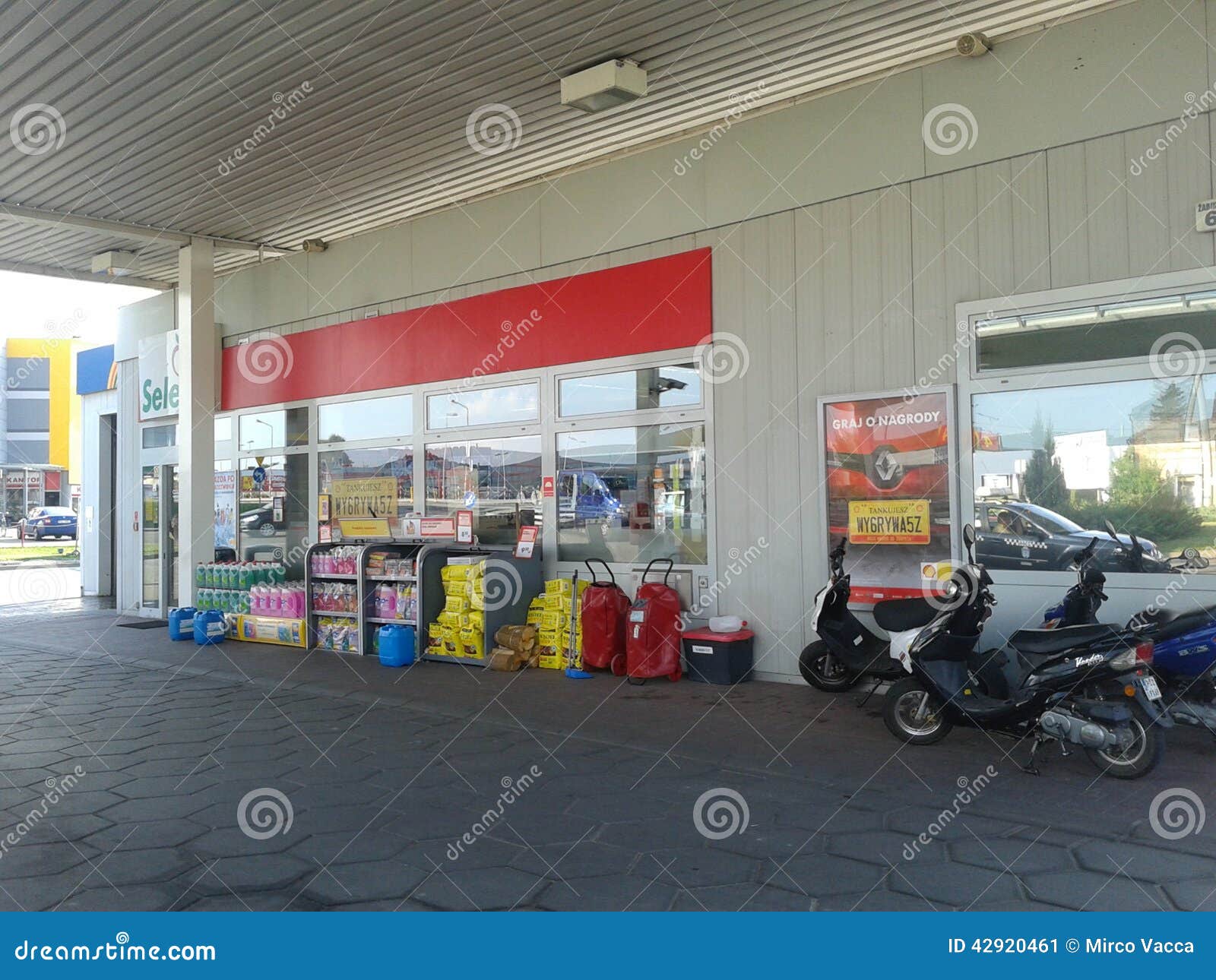 Small shop editorial photo. Image of service, fuel, retail - 42920461