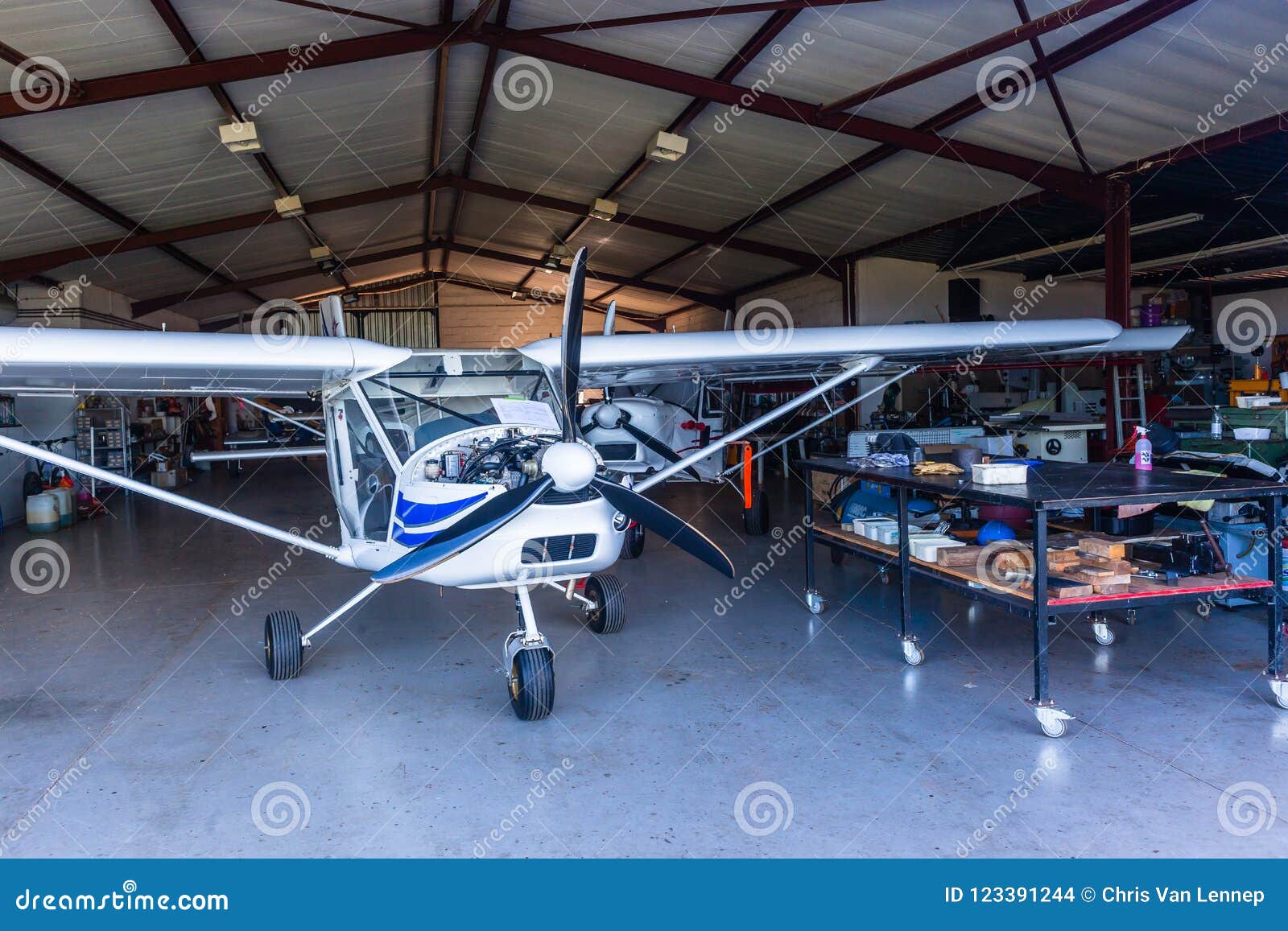 Light Aircraft Planes Hangar Workshop Editorial Stock Image - Image of ...