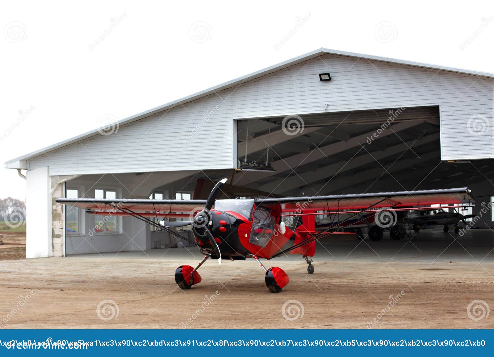 Old Prop Engine Editorial Photo | CartoonDealer.com #47740615