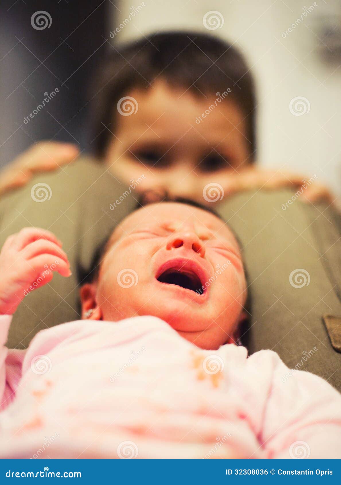 Small Sister Crying Royalty Free Stock Image - Image: 32308036