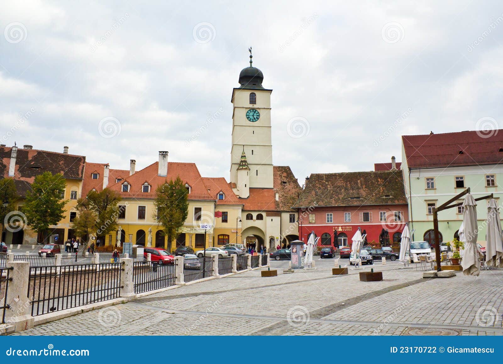 Small Square editorial photography. Image of monument - 23170722
