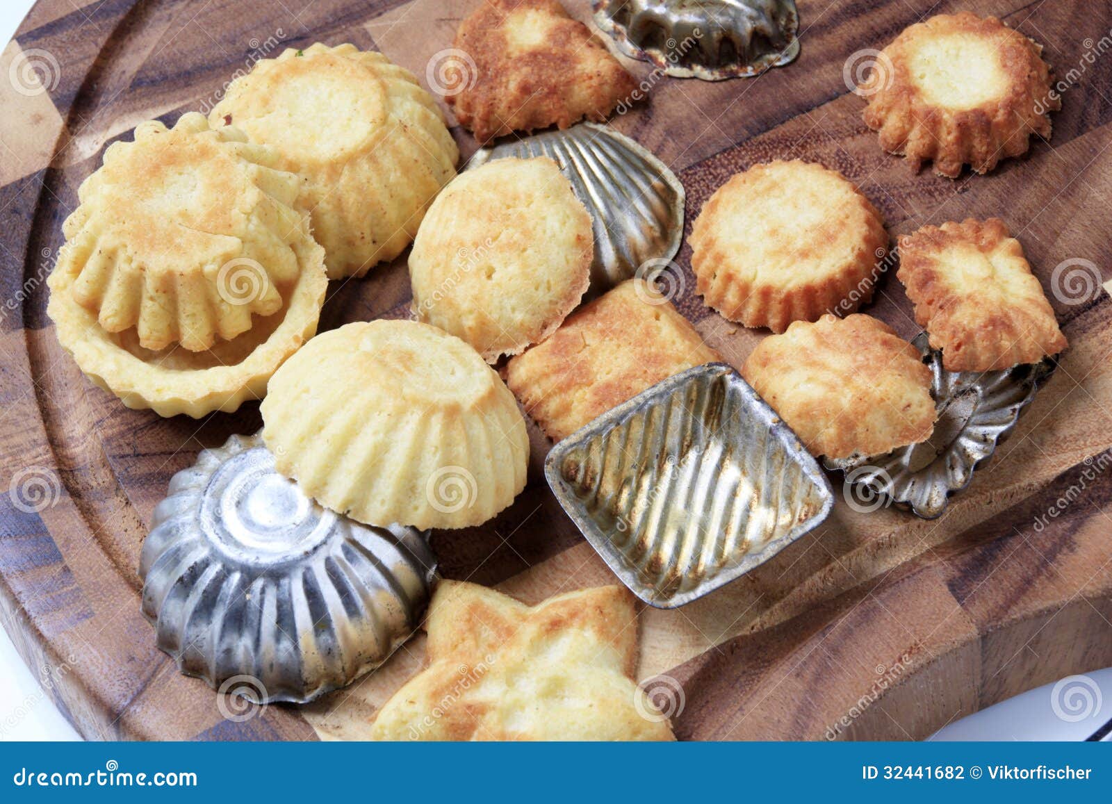Small Tart Shells and Baking Pans Stock Photo - Image of shapes, baking ...