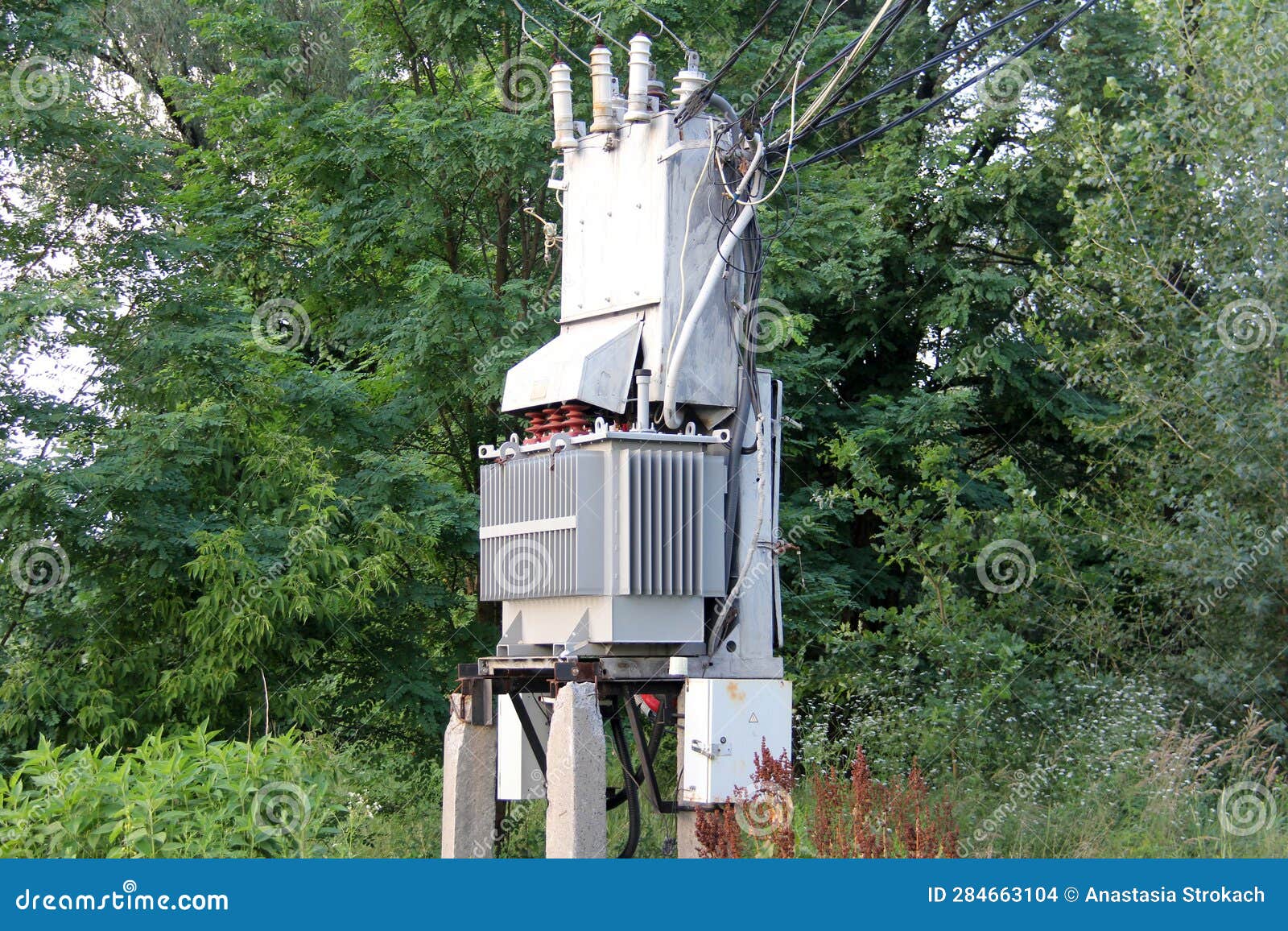 Small Transformer: A Device Used To Increase Or Decrease Voltage That ...
