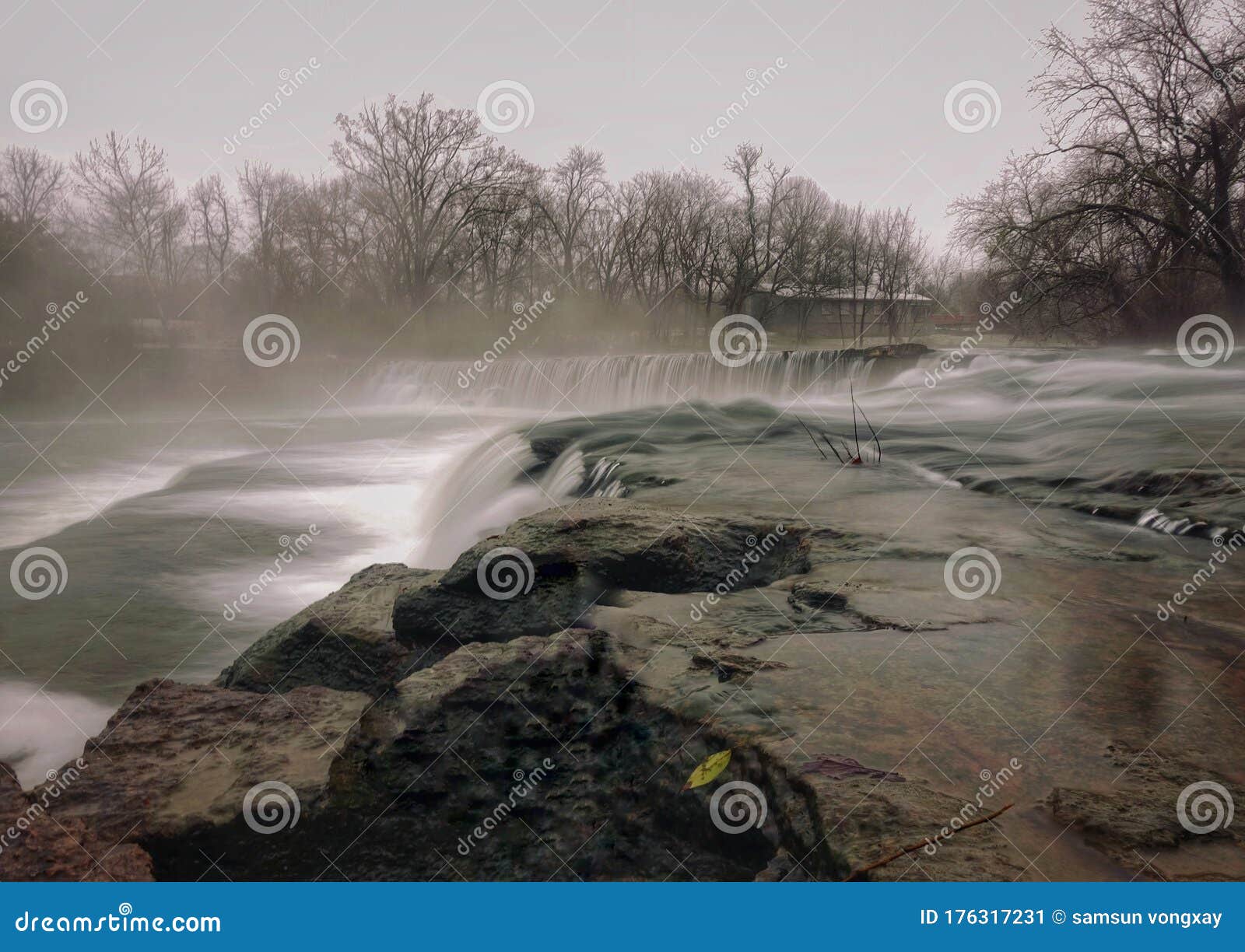 A Small Winter Waterfall in Tennessee Stock Image - Image of waterfall ...