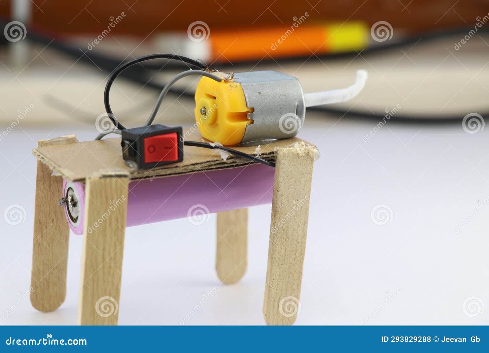 Small Working Robot Model Made Using DC Motor and a Battery. Mini ...