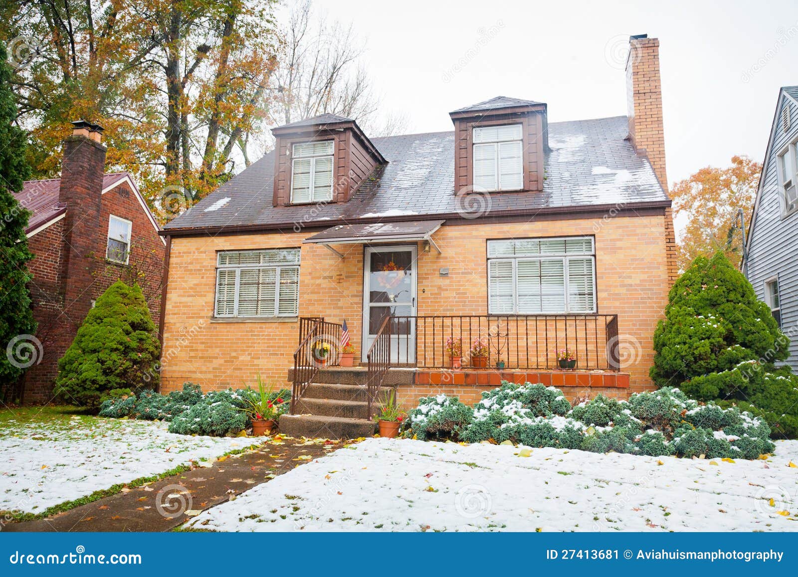 Small Yellow Brick Home stock image. Image of brick, home - 27413681