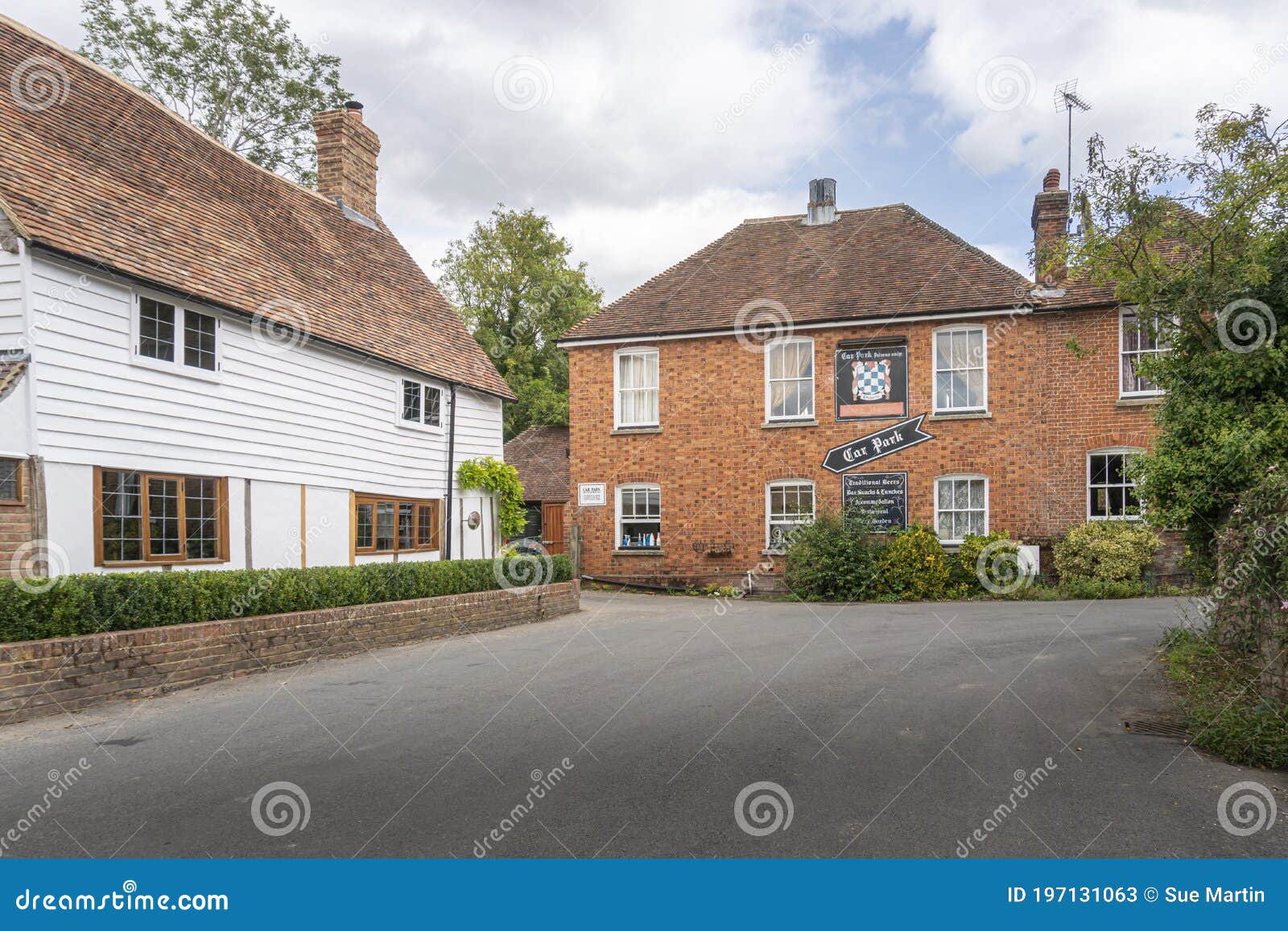 Smarden Village, Kent, UK editorial stock photo. Image of house - 197131063